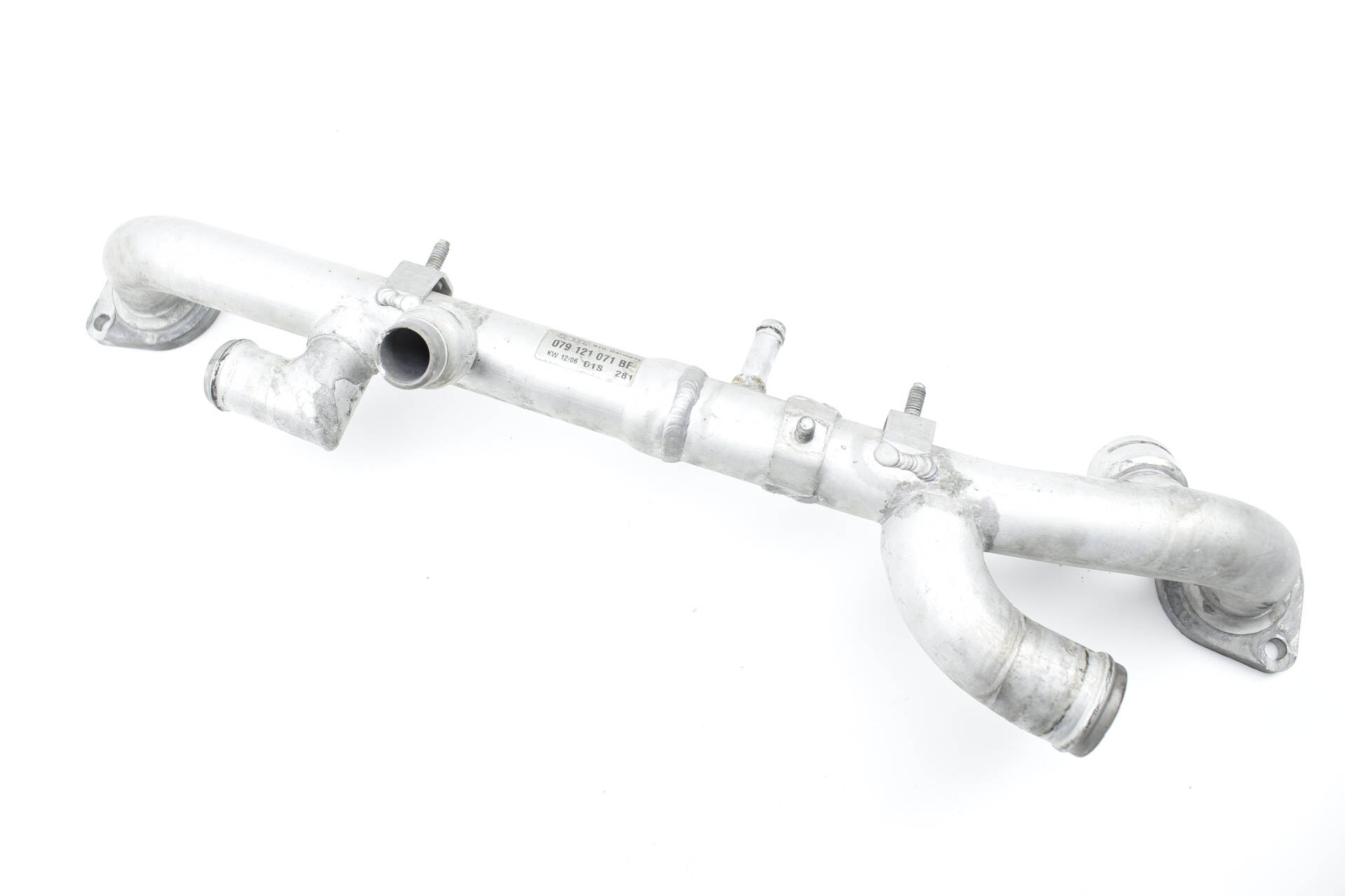 REAR - CYLINDER HEAD COOLANT PIPE / TUBE - AUDI A6 Q7 VW TOUAREG