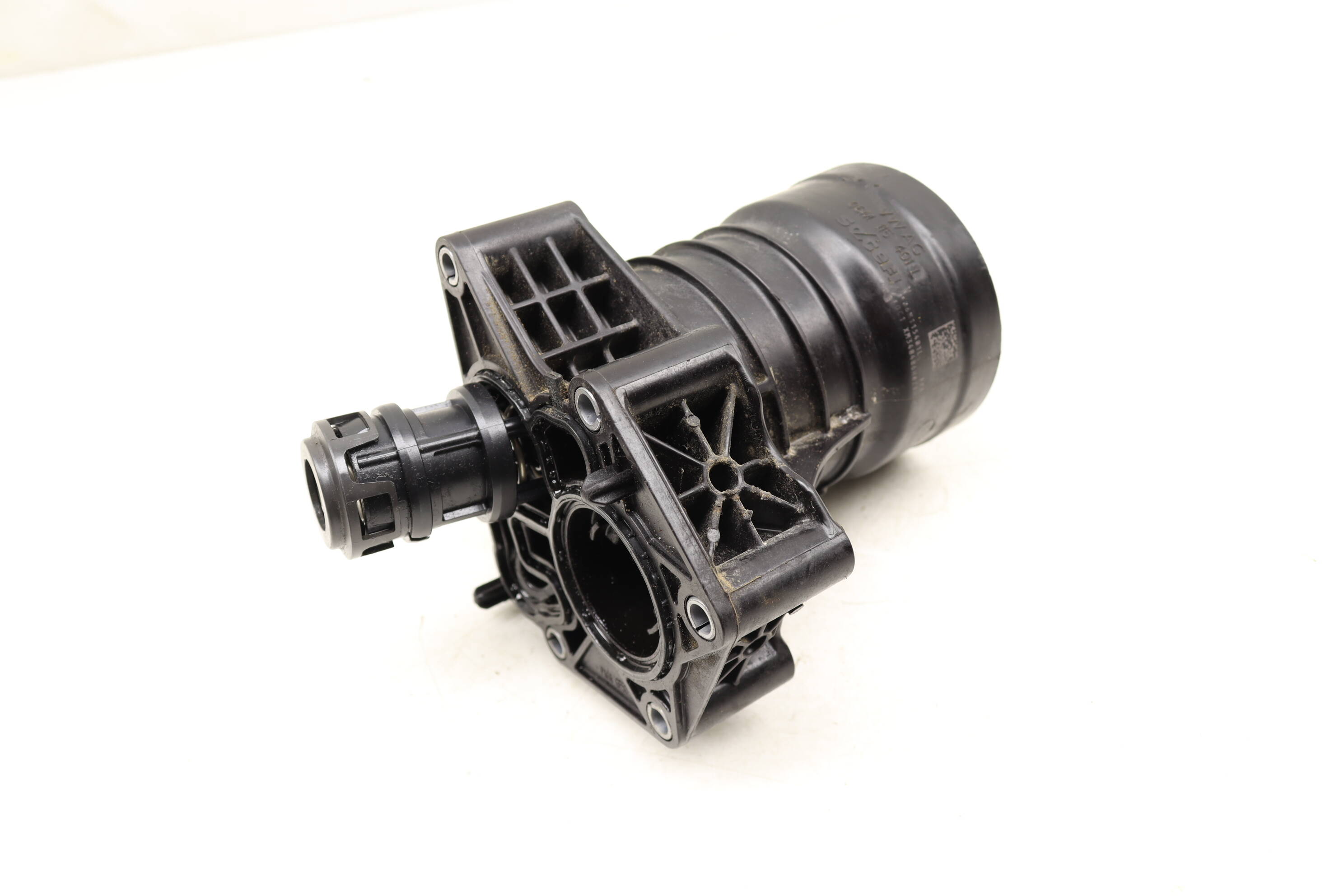 Porsche Engine Oil Filter Housing 06M115401L