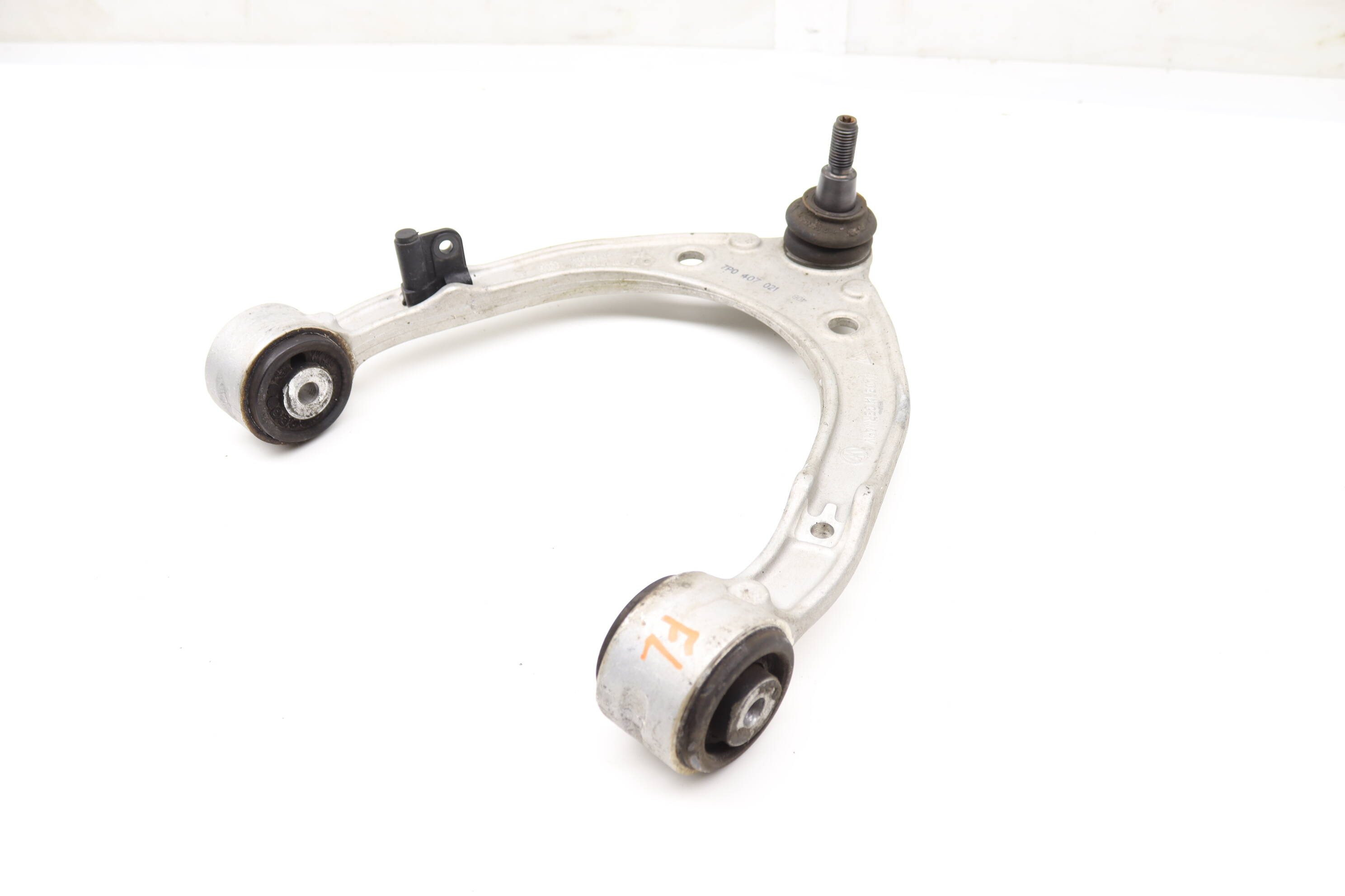 VW Front Upper Control Arm (Touareg) 7P0407021