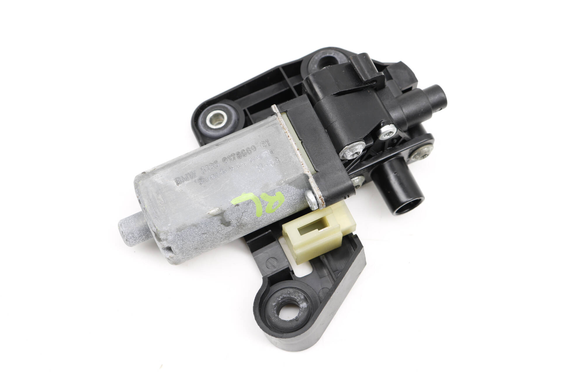 BMW Rear Left Window Sunshade / Sun Shade Motor 67659189707