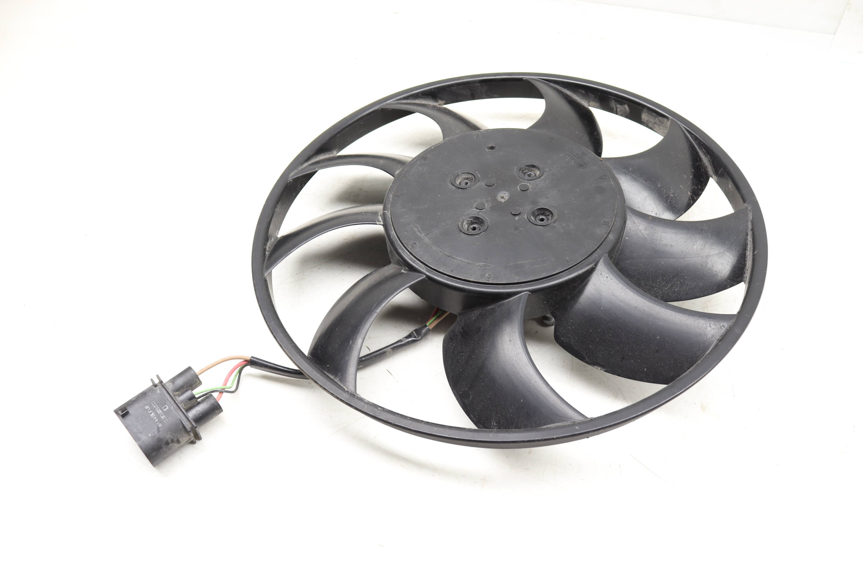 VW Right Electric Cooling Fan Assembly (300W) 3QF959455C