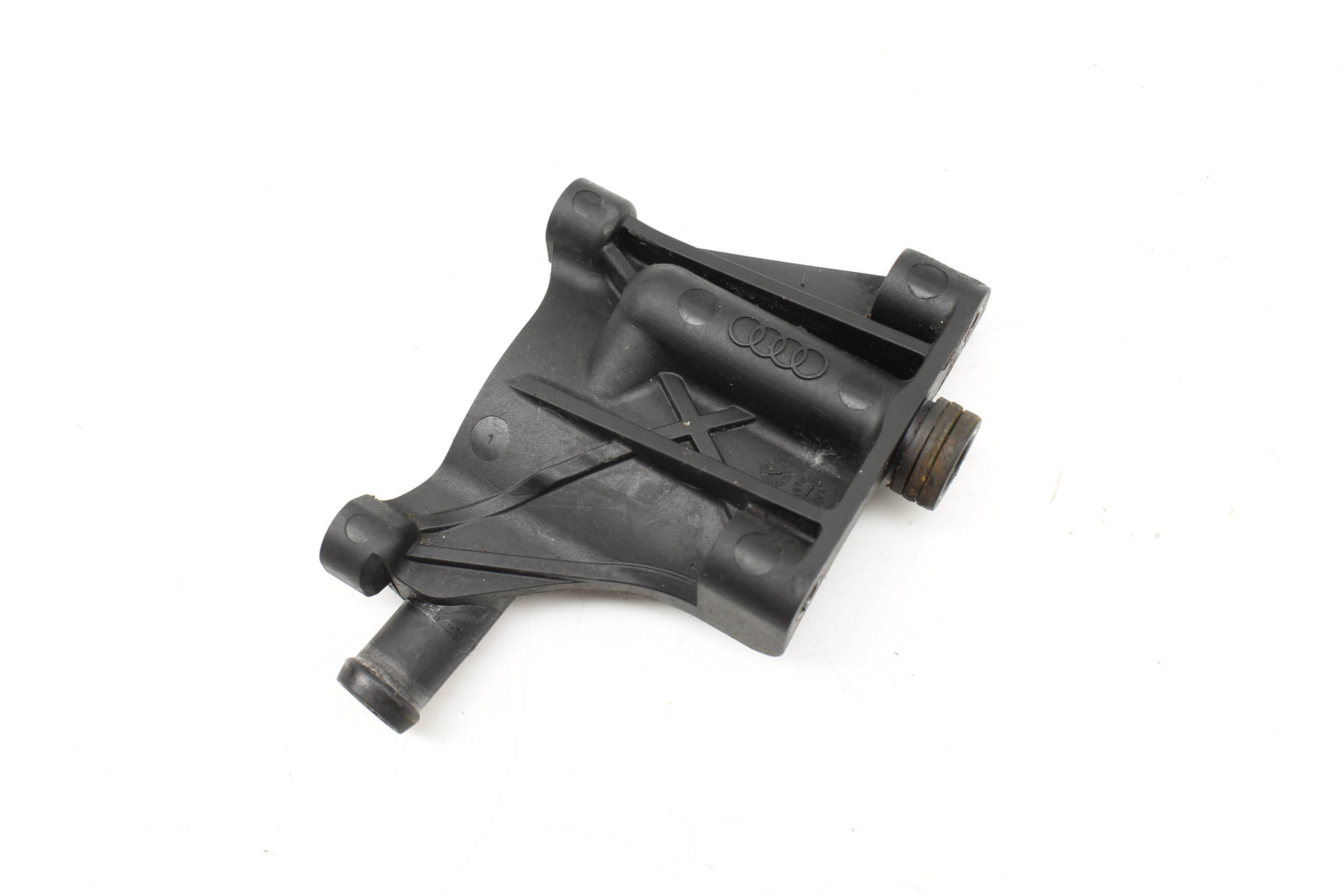 WolfAutoParts.com - WATER CONNECTION BRACKET - AUDI Q5 Q7 VW TOUAREG ...