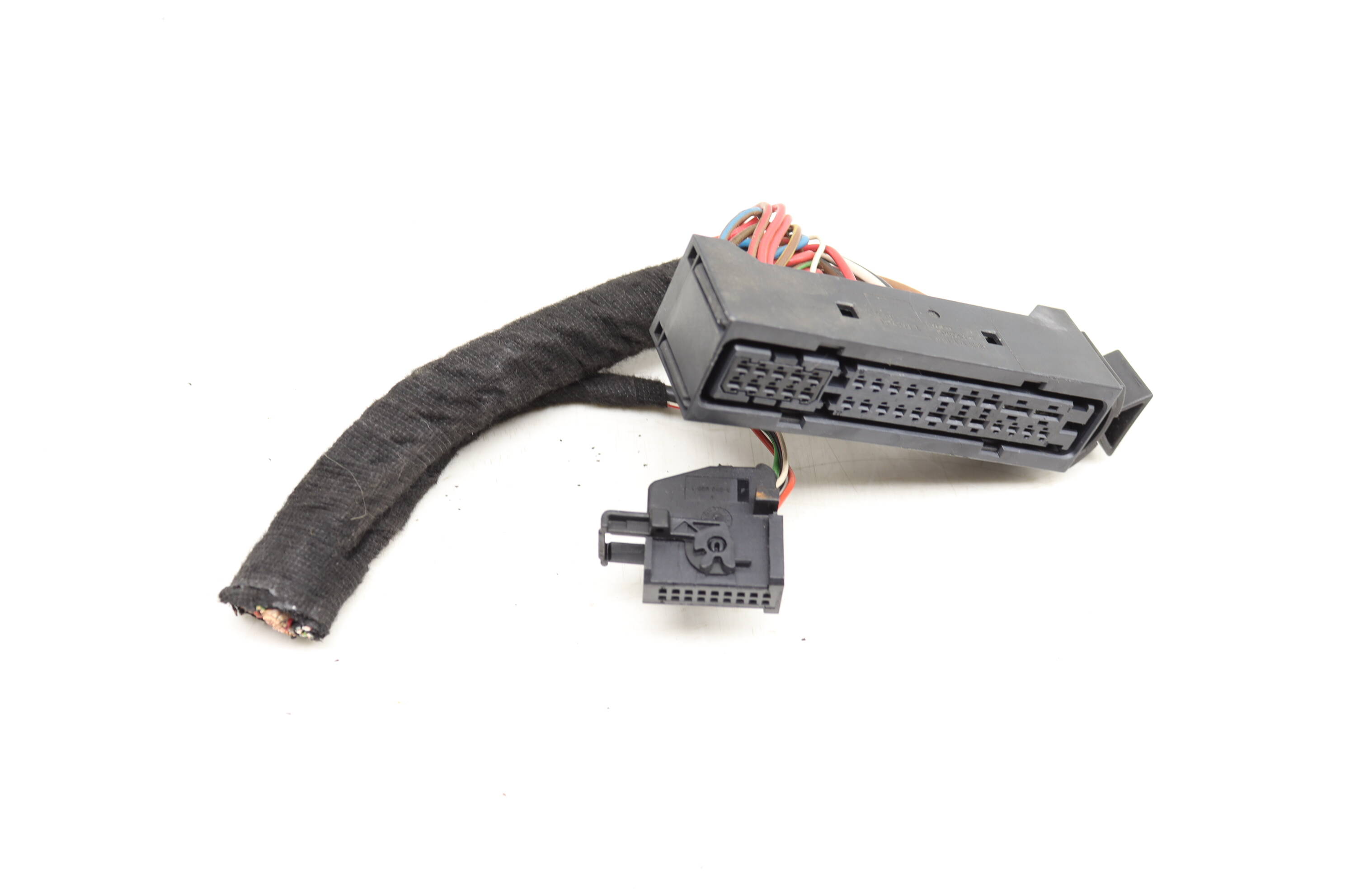 STEREO AMPLIFIER / AMP WIRING CONNECTOR PIGTAIL - PORSCHE CAYENNE