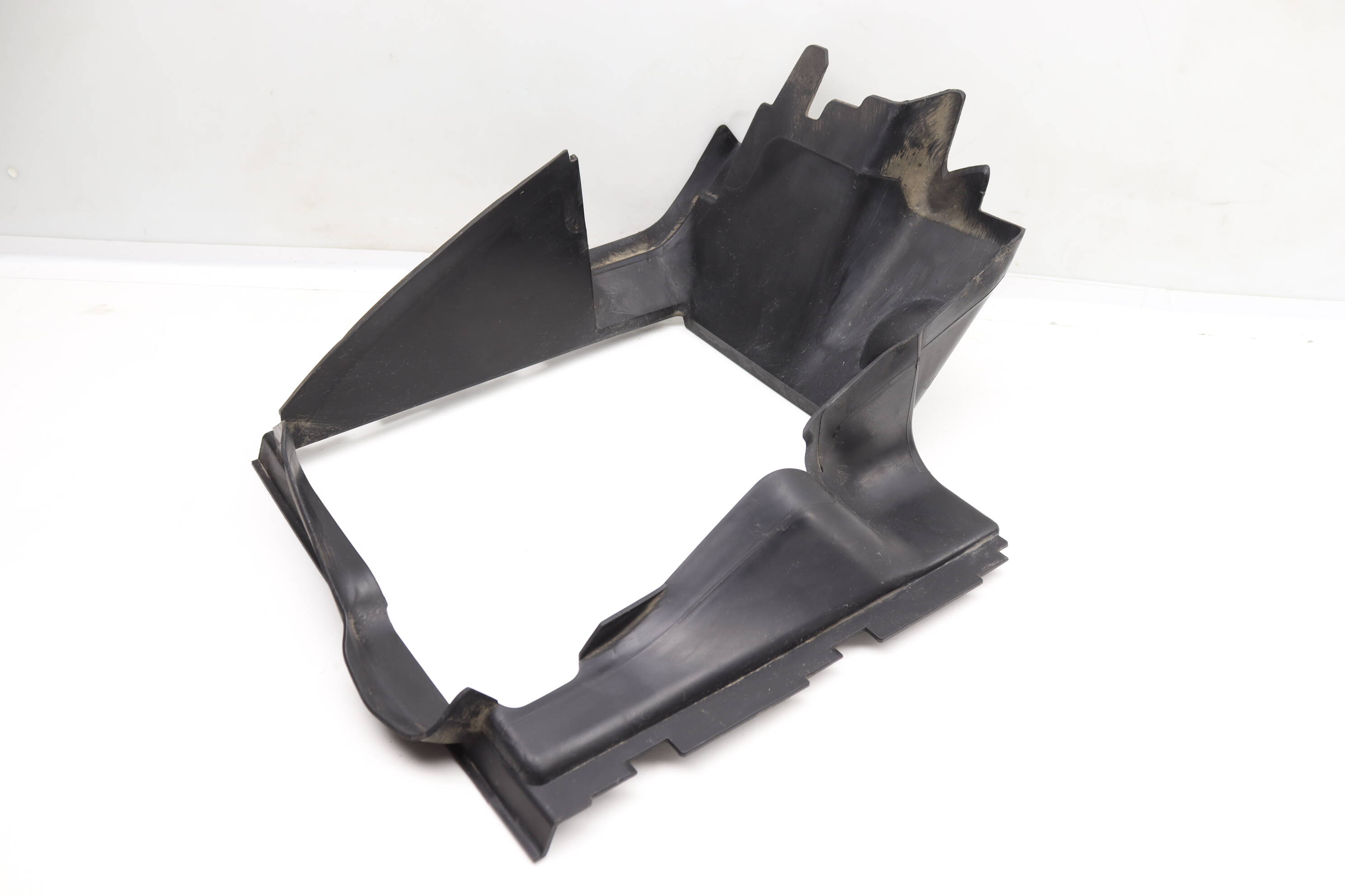 Audi Left Auxiliary Radiator Air Duct / Guide (Q7) 4L0117335F