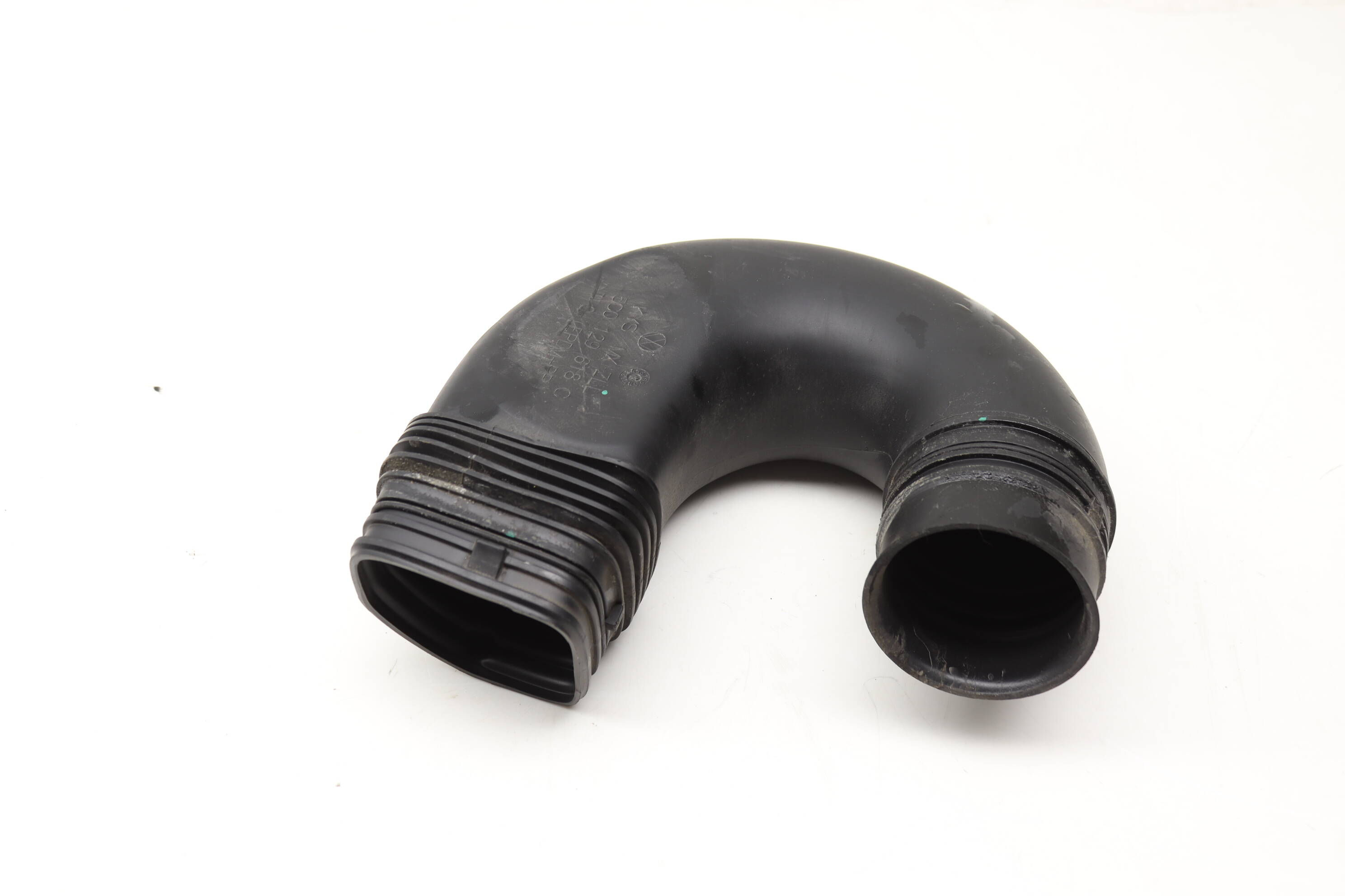 VW Intake Air Duct / Tube (Jetta, Beetle, Passat) 5C0129618C
