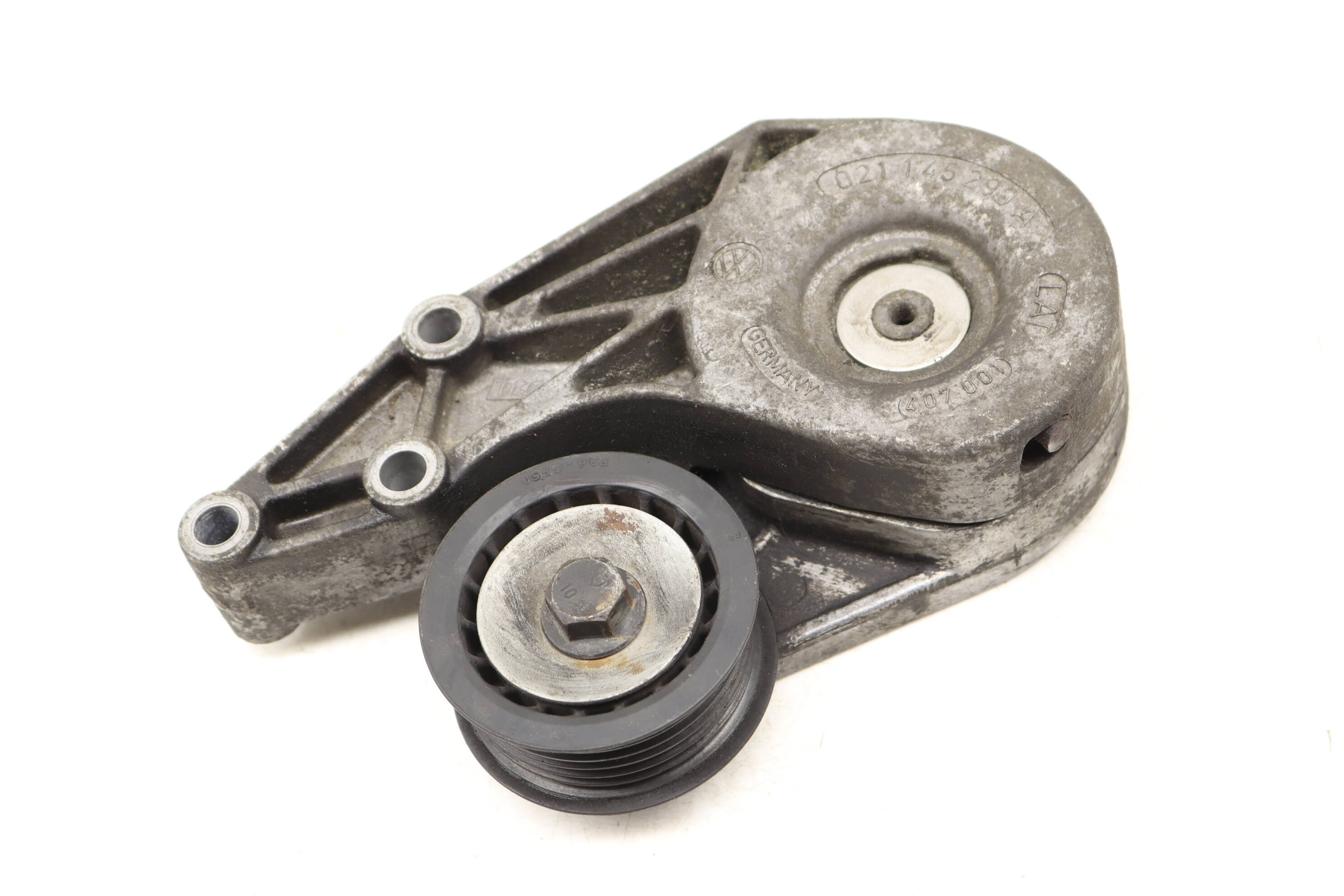VW Drive / Serpentine Belt Tensioner (EuroVan) 021145299A