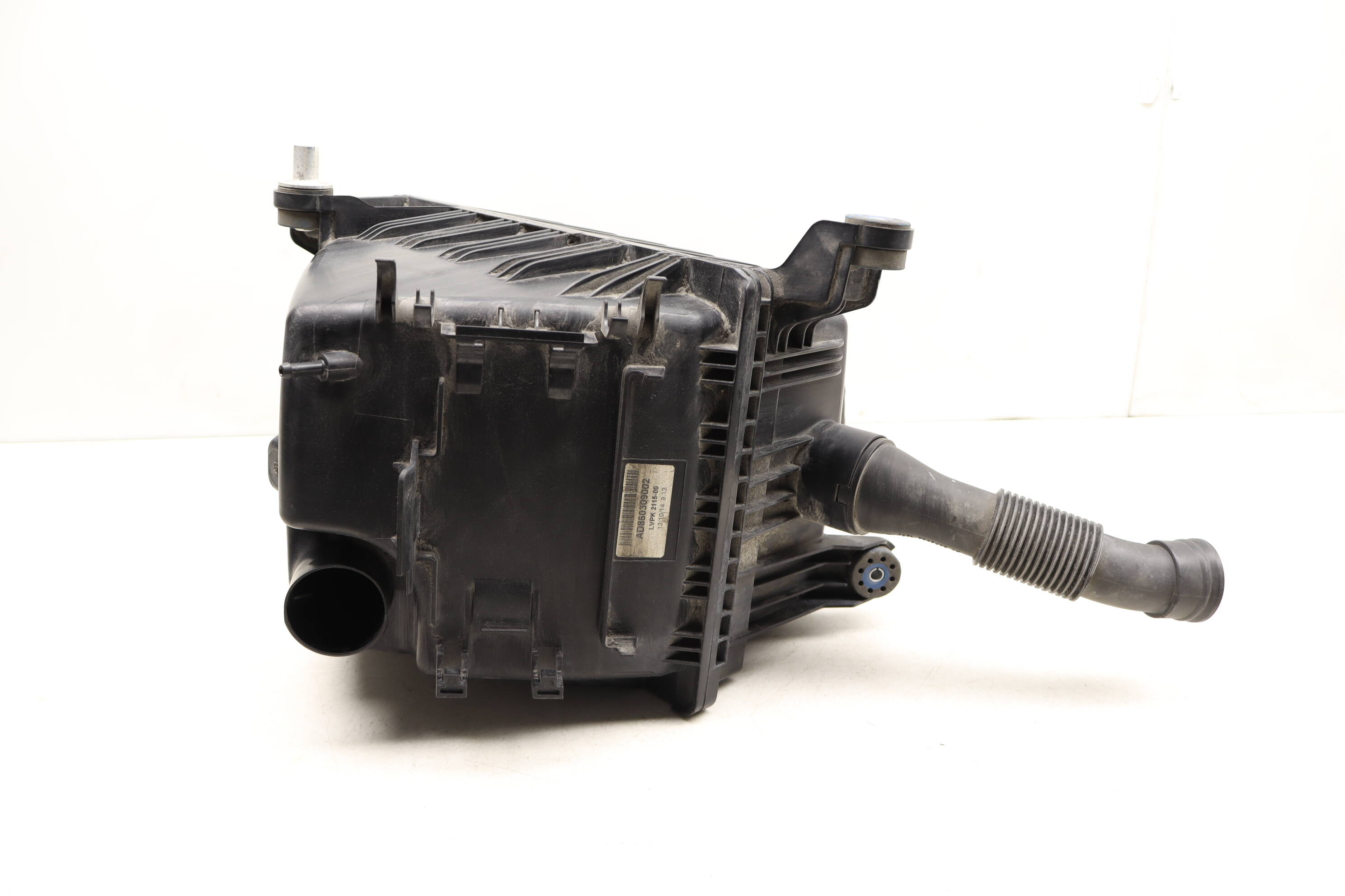 BMW Engine Air Intake Box / Housing (i3, i3s) 13718603090