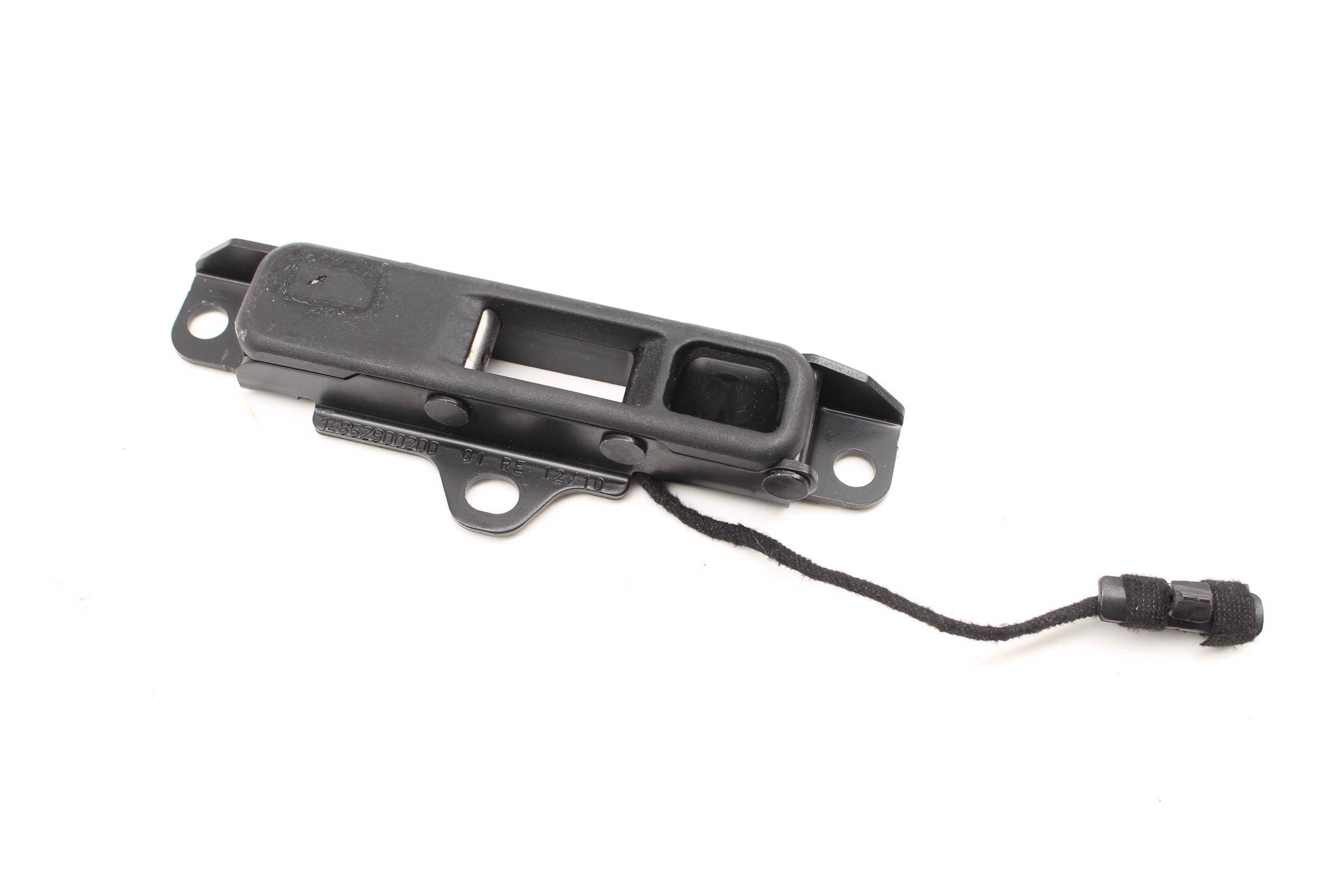 RIGHT - CONVERTIBLE TOP LATCH BRACKET - AUDI A5 RS5 S5 - 8F0871406