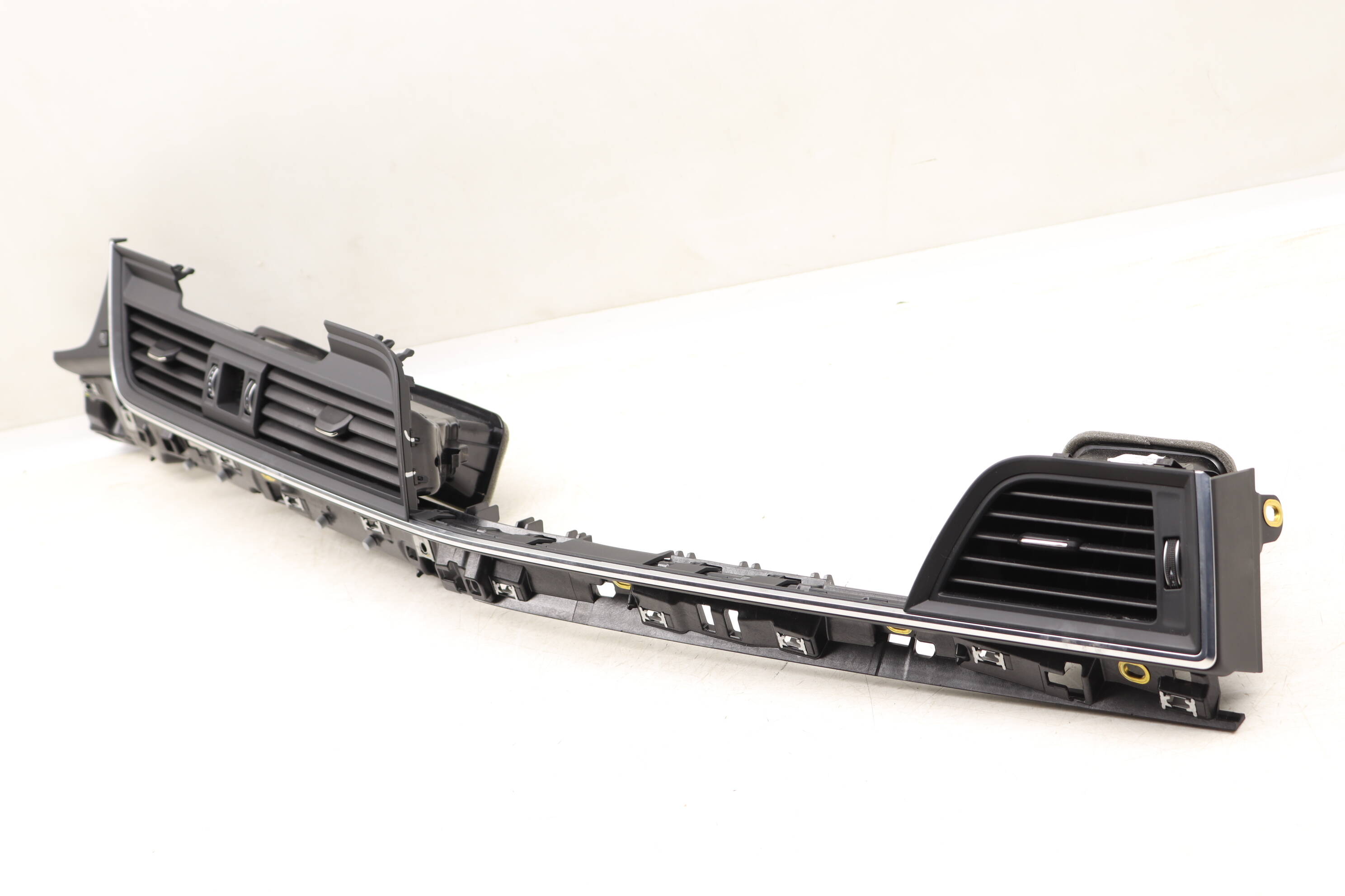 Audi Dash Air Vent Assembly (SQ5, Q5) 80B820902M