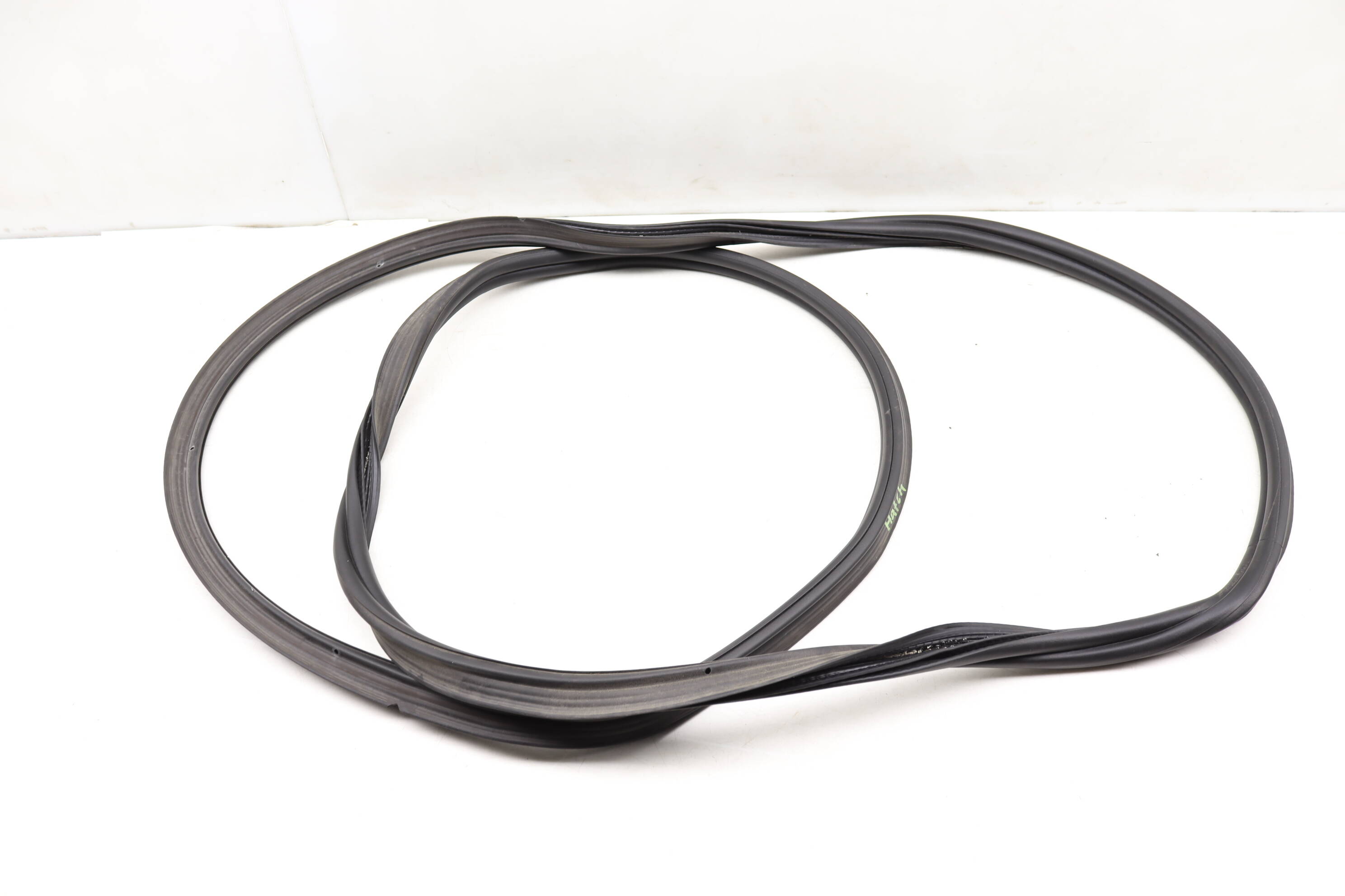 Porsche Trunk Hatch Seal / Weather Stripping (Macan) 95B827705H