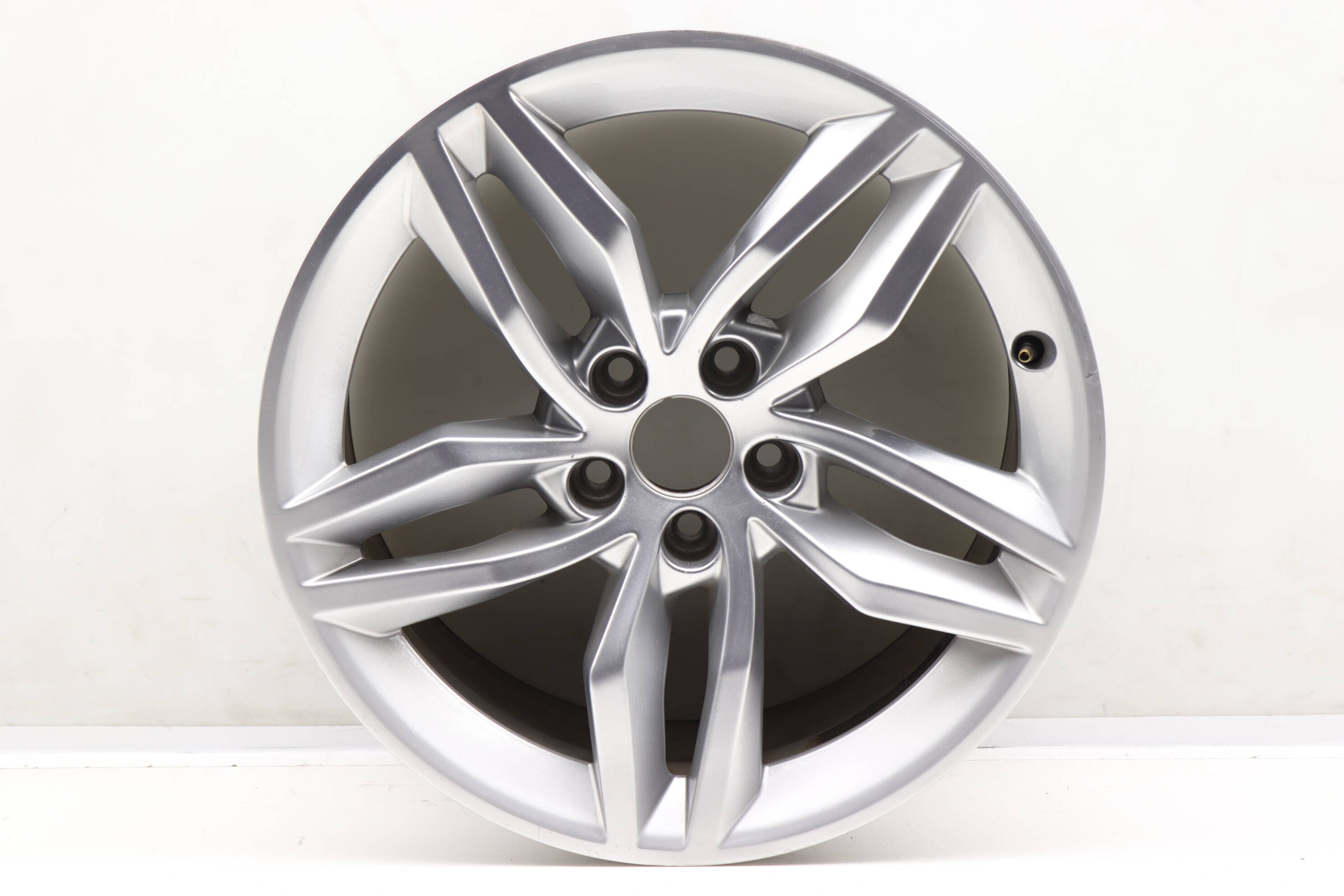 Audi 18" Inch Alloy Rim / Wheel 8W0601025BH