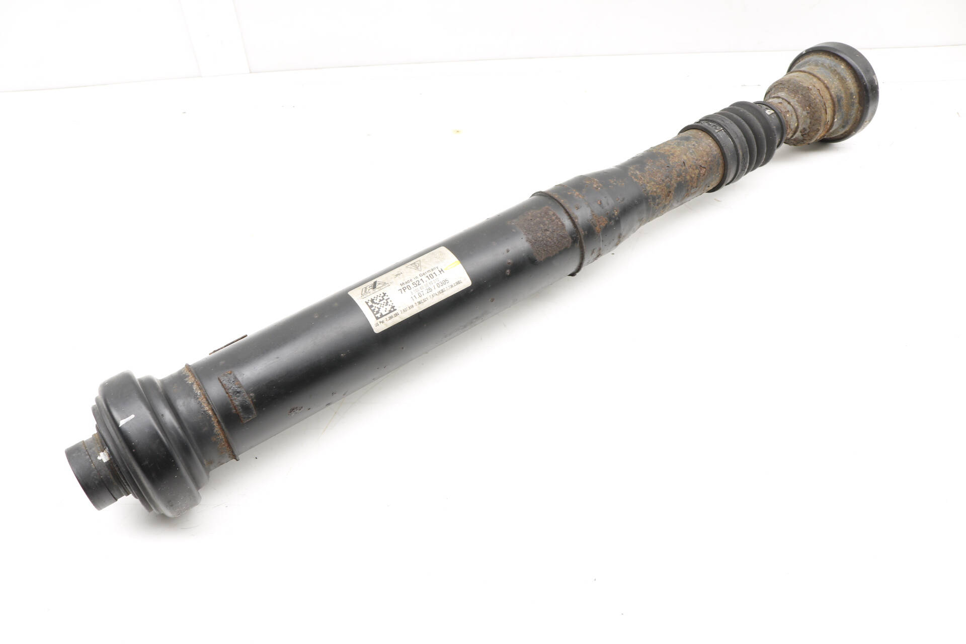 Porsche Front Driveshaft / Propeller Shaft (Cayenne) 7P0521101H