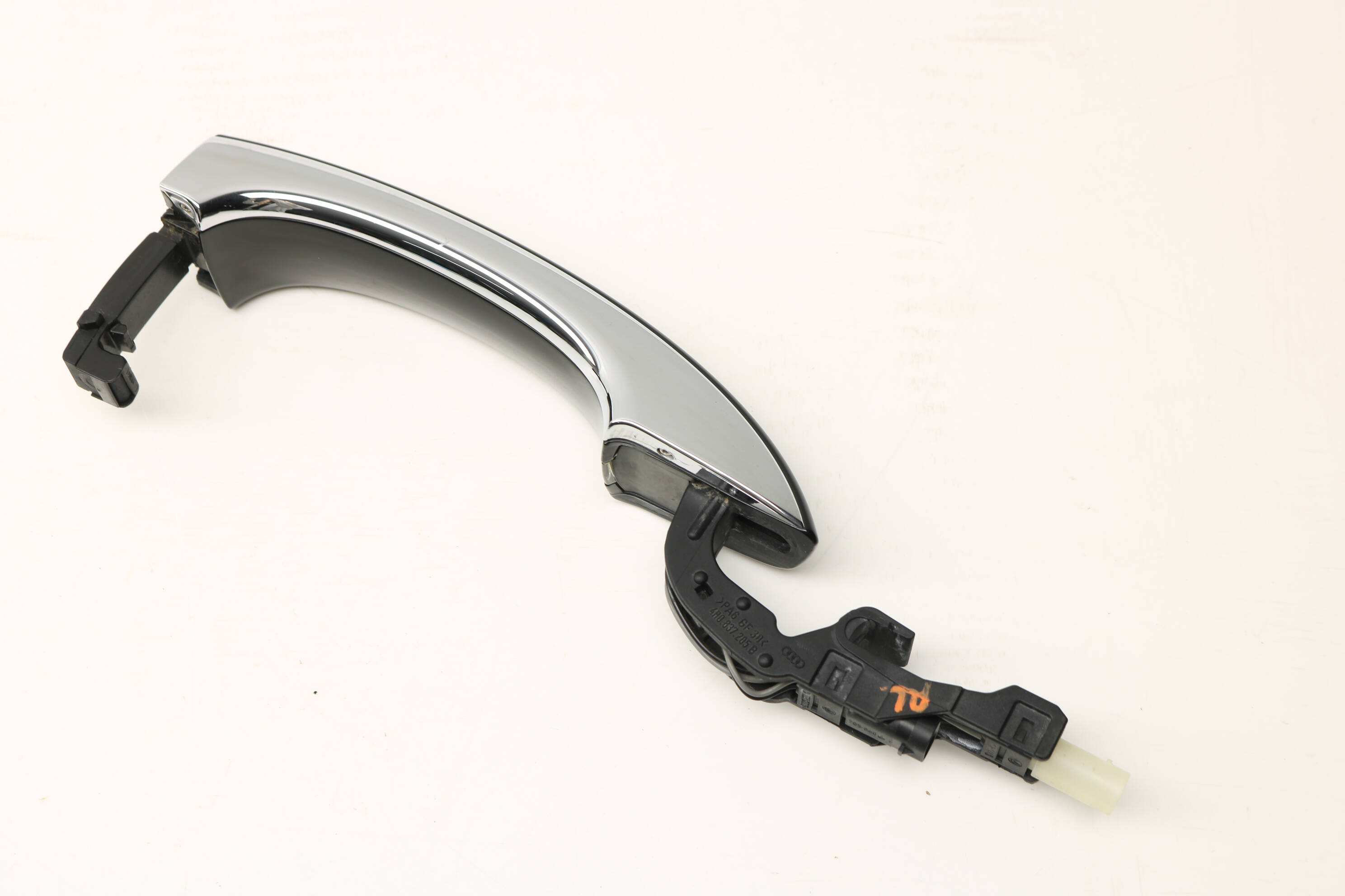 Audi Left Exterior Door Handle 4H0837205B