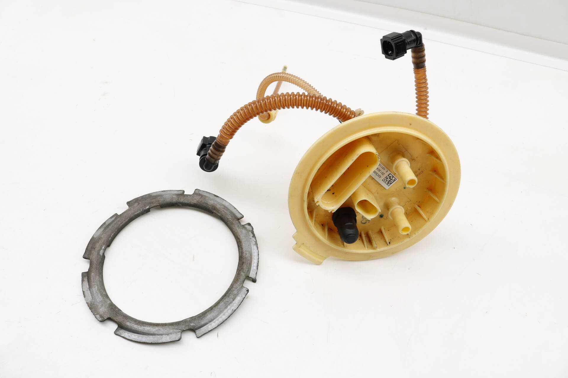 RIGHT - IN-TANK FUEL PUMP FLANGE - AUDI Q7 VW TOUAREG - 7P6919679