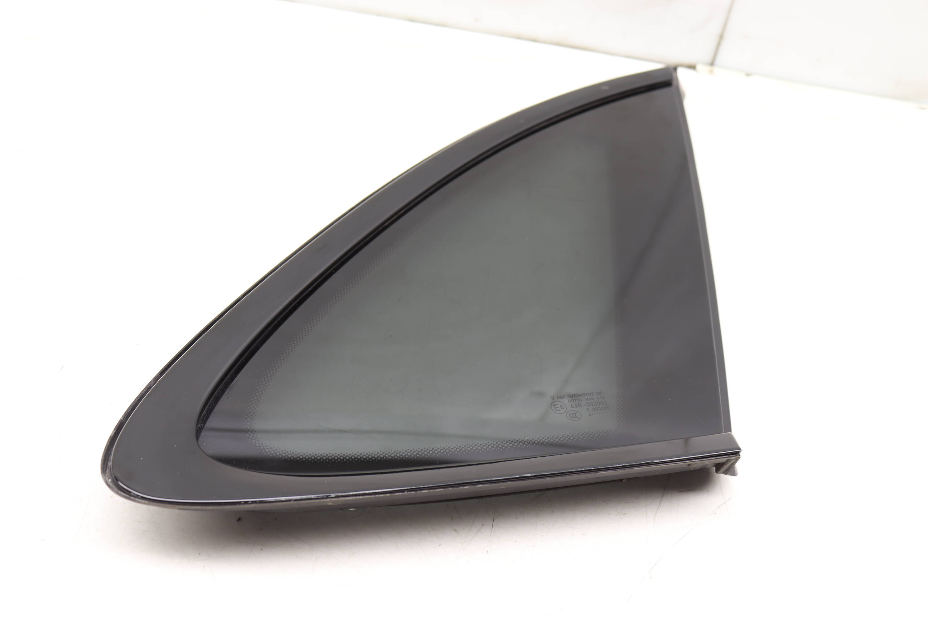 OEM Used Porsche Macan Exterior Glass Parts