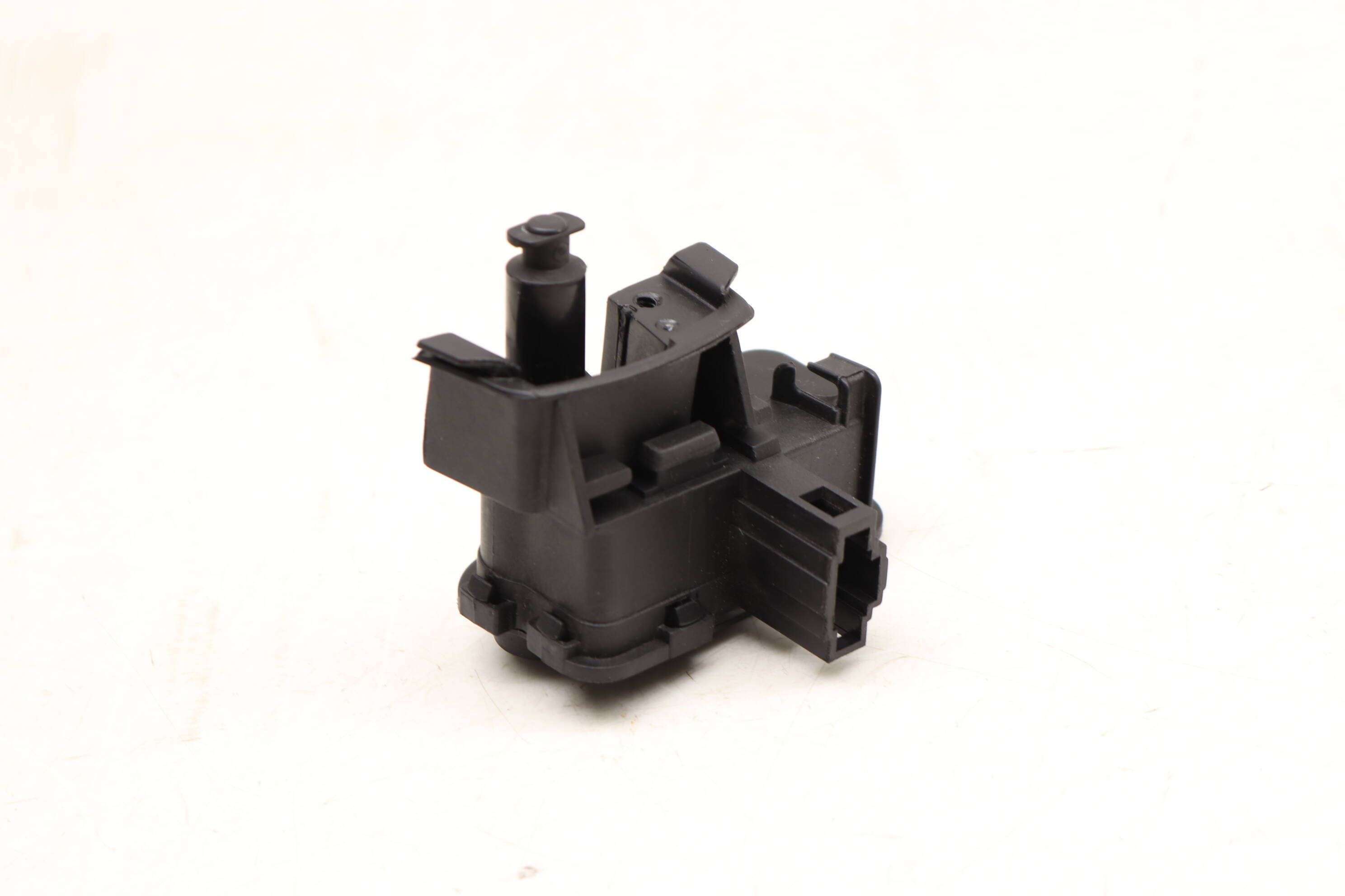 Audi Fuel / Gas Door Lock Actuator 8K0862153F