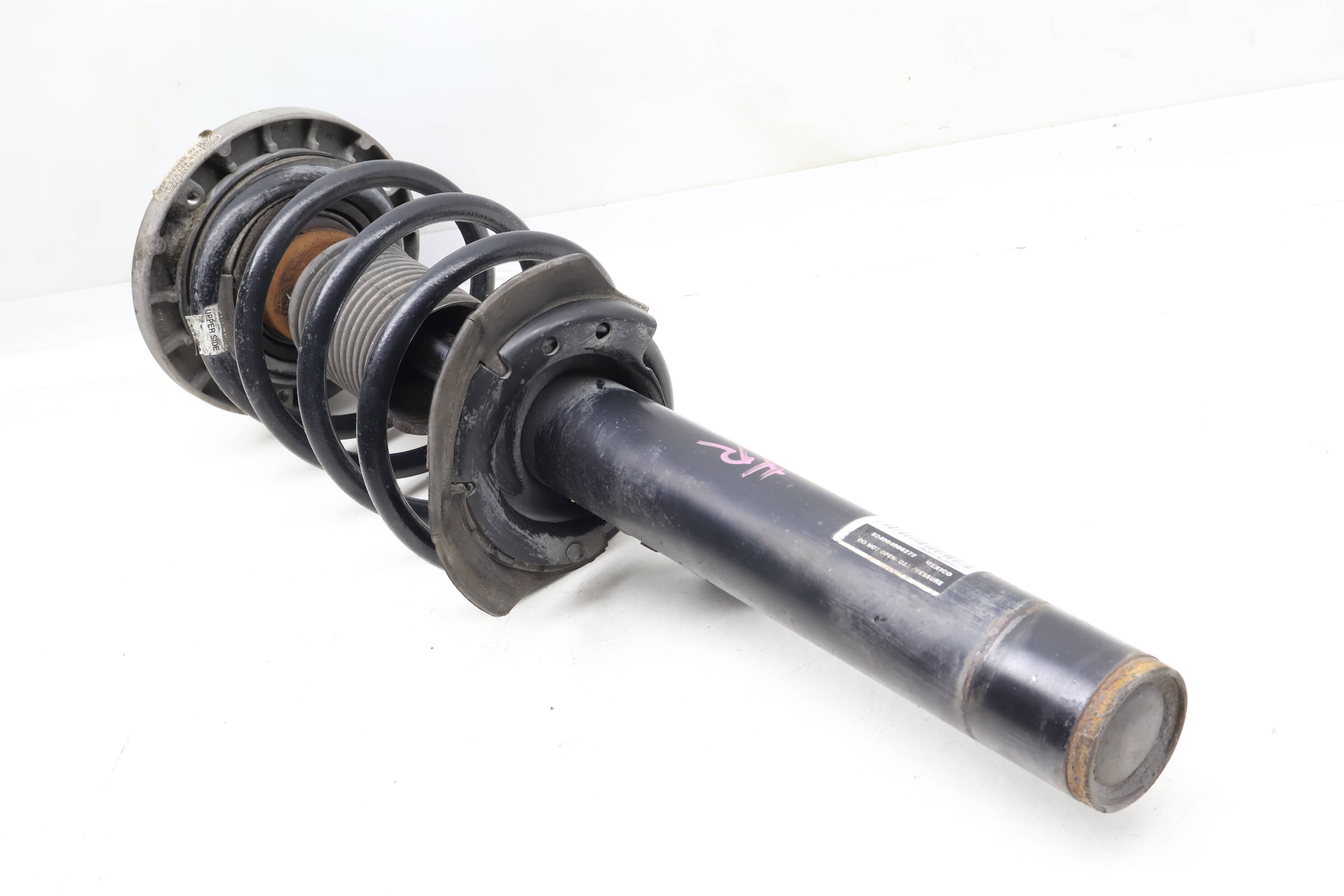 BMW Front Right Strut Shock / Spring Assembly 31316796316 BMW Front Right Strut Shock / Spring Assembly 31316796316