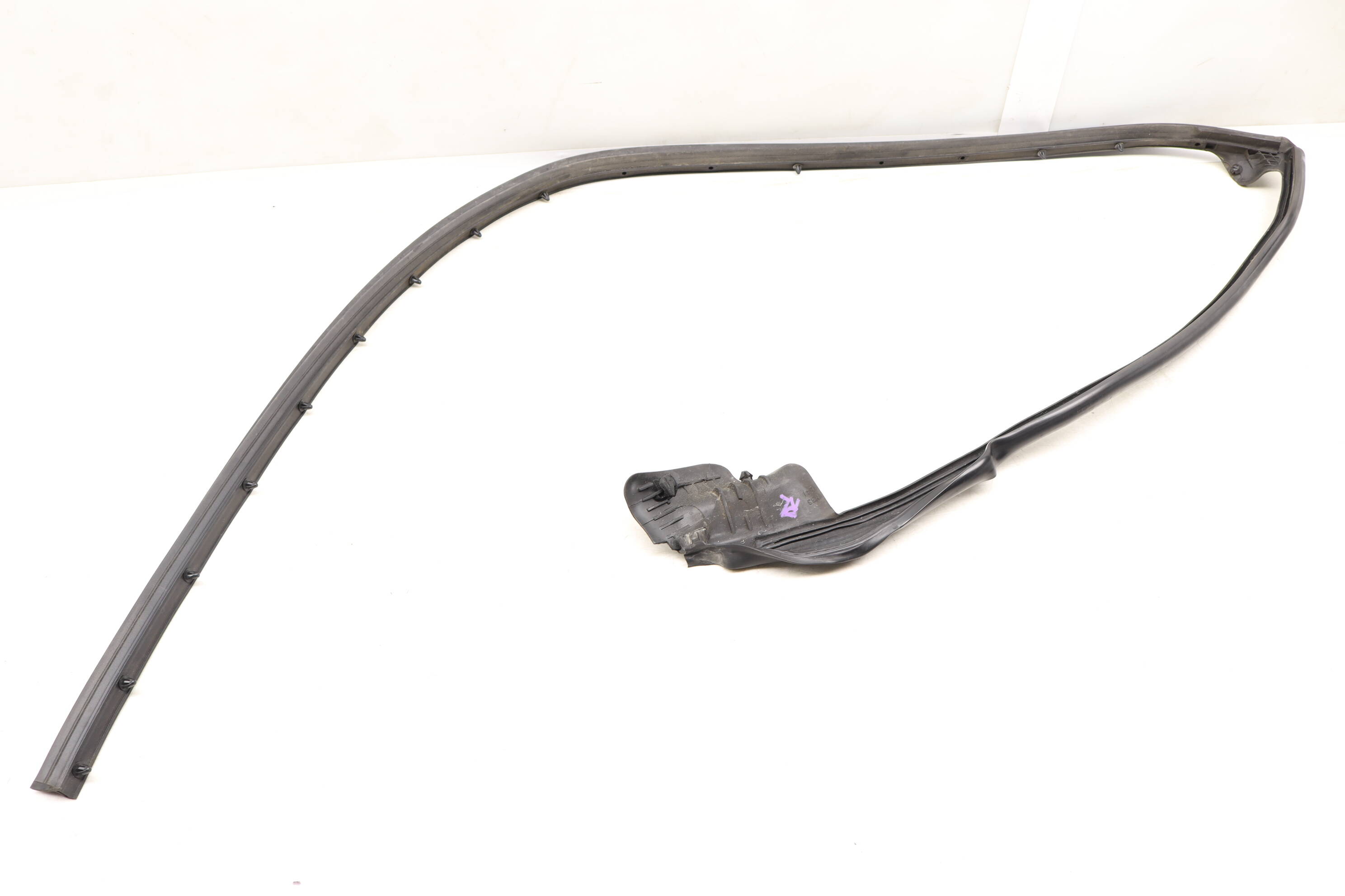 Audi Rear Left Outer Door Seal / Weather Stripping 4G0839717A