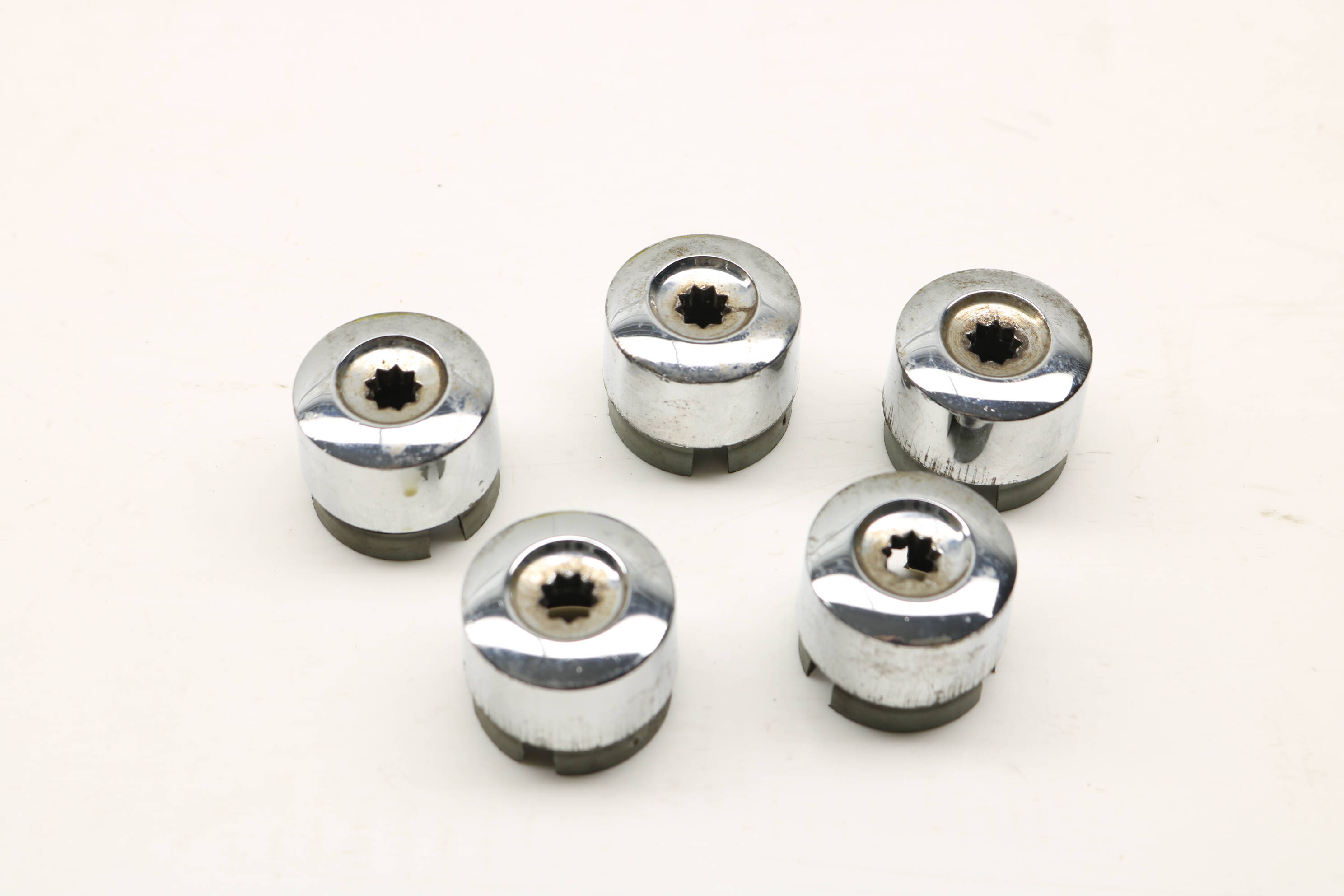 VW Lug Nut Bolt Cover / Cap Set (5) (Touareg) 7H0601173
