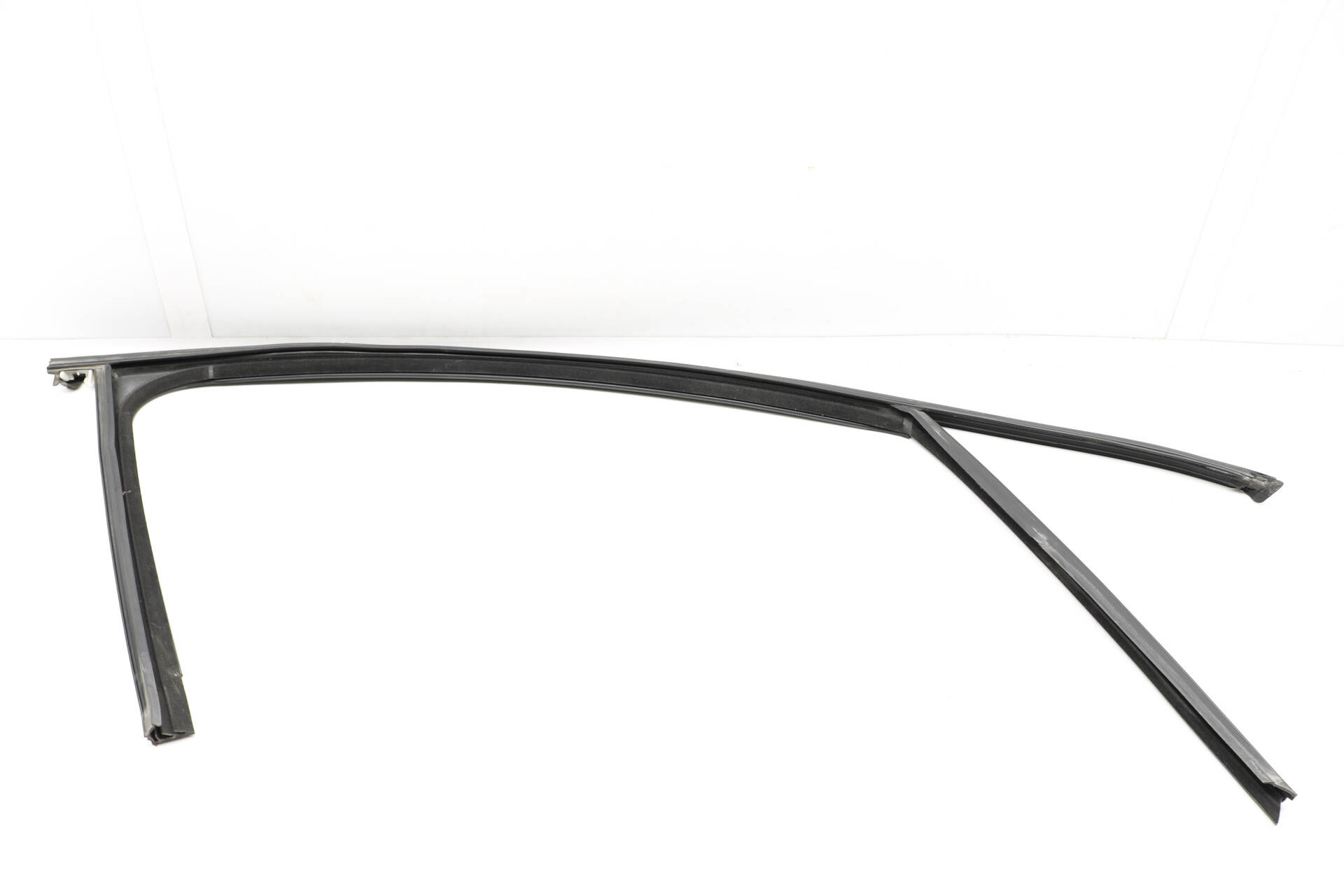 VW Front Right Door Window Glass Channel / Seal 7P0837432H