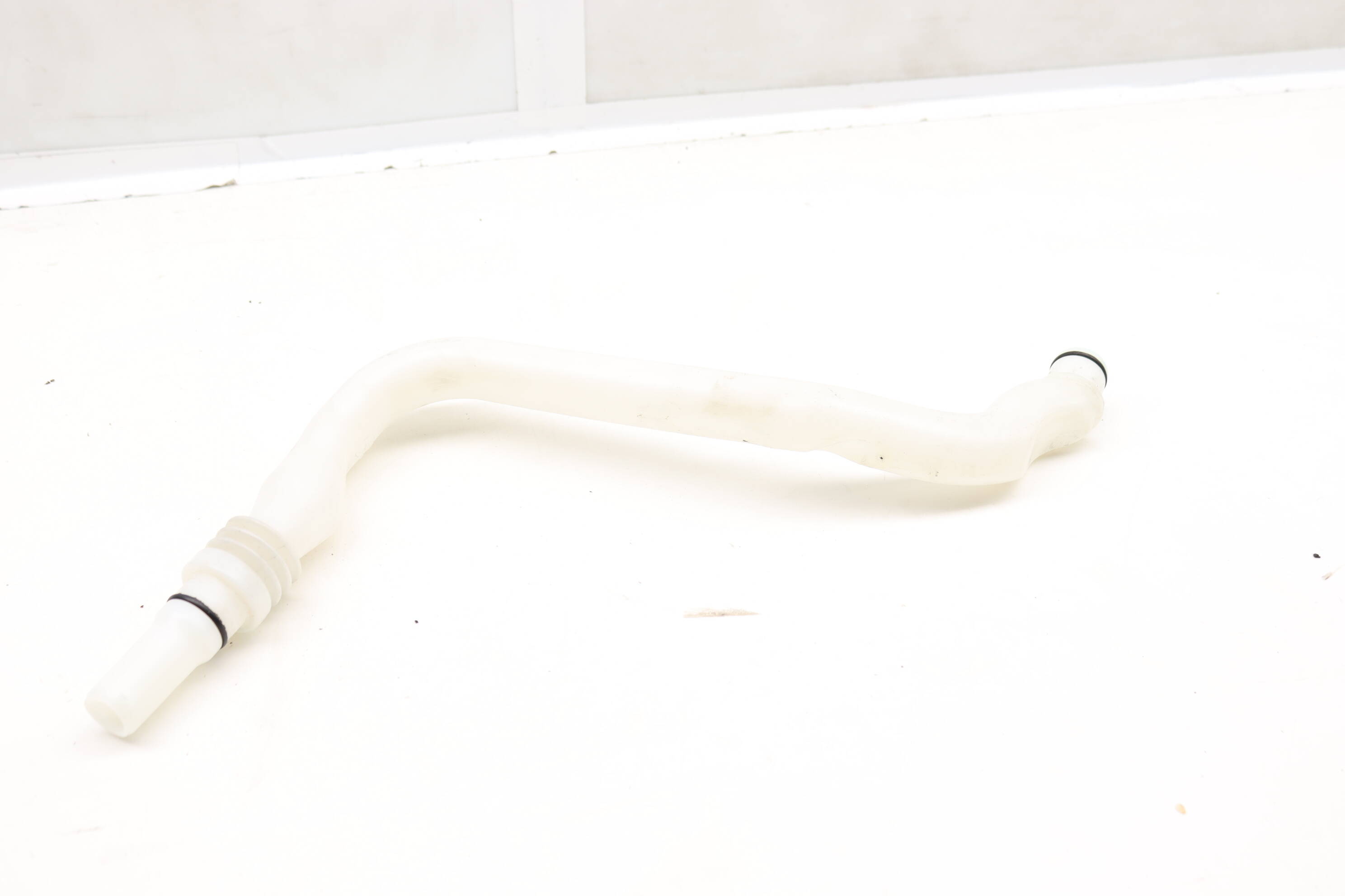 Land Rover Windshield Washer Reservoir Filler Hose / Tube