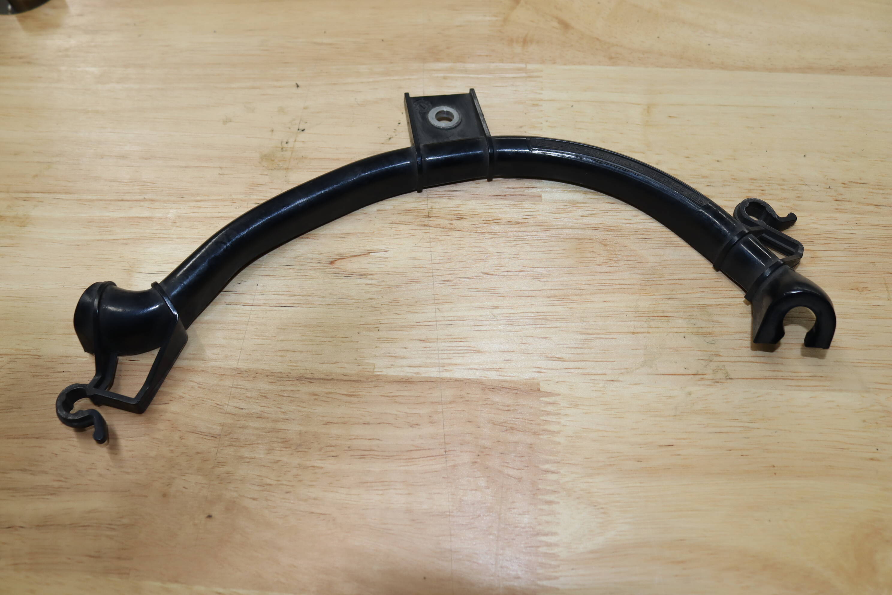 Audi Rear Left Abs Wheel / Speed Sensor Wiring Conduit 8E0971821E