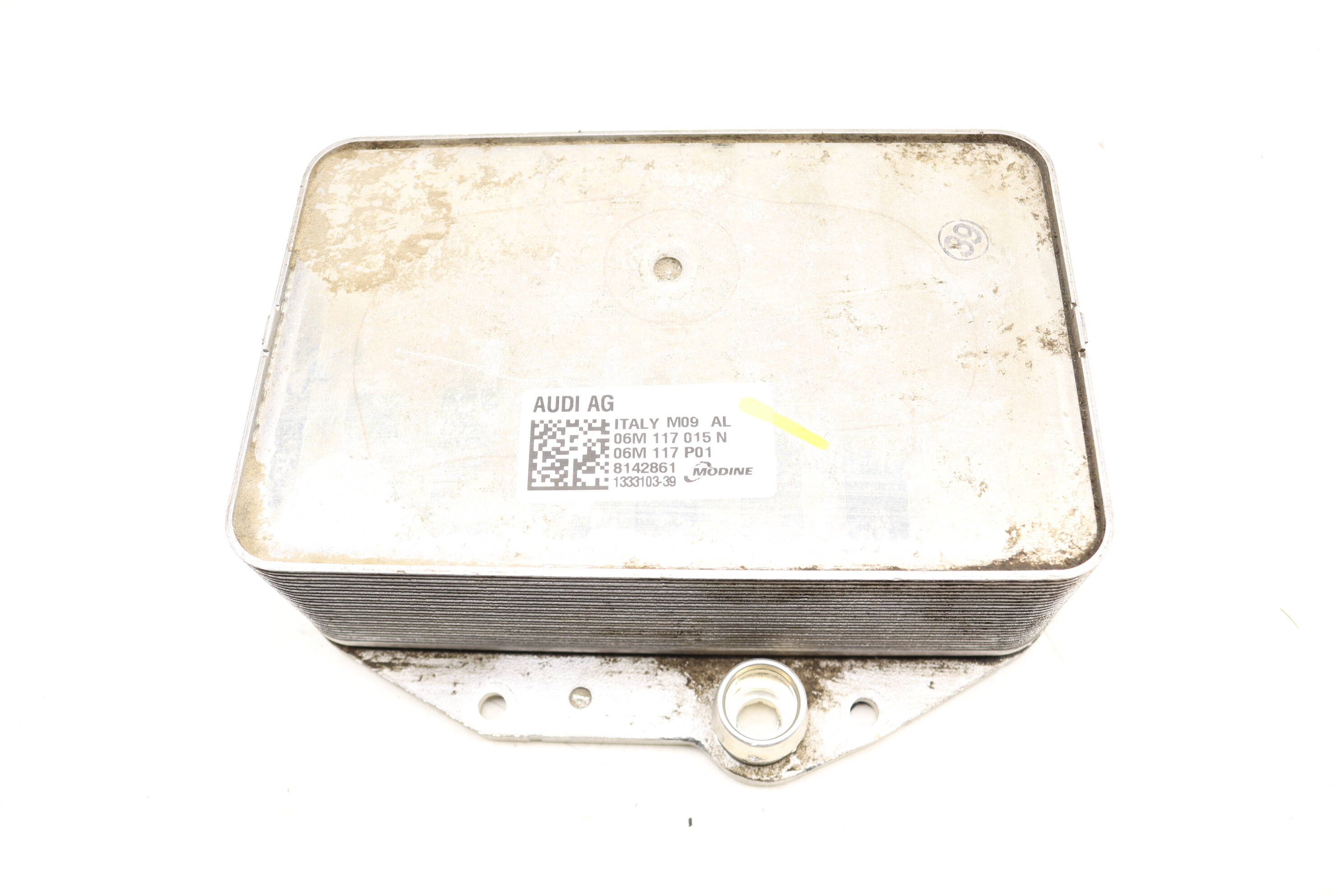 Porsche Engine Oil Cooler (Panamera, Cayenne, Macan) 06M117015N