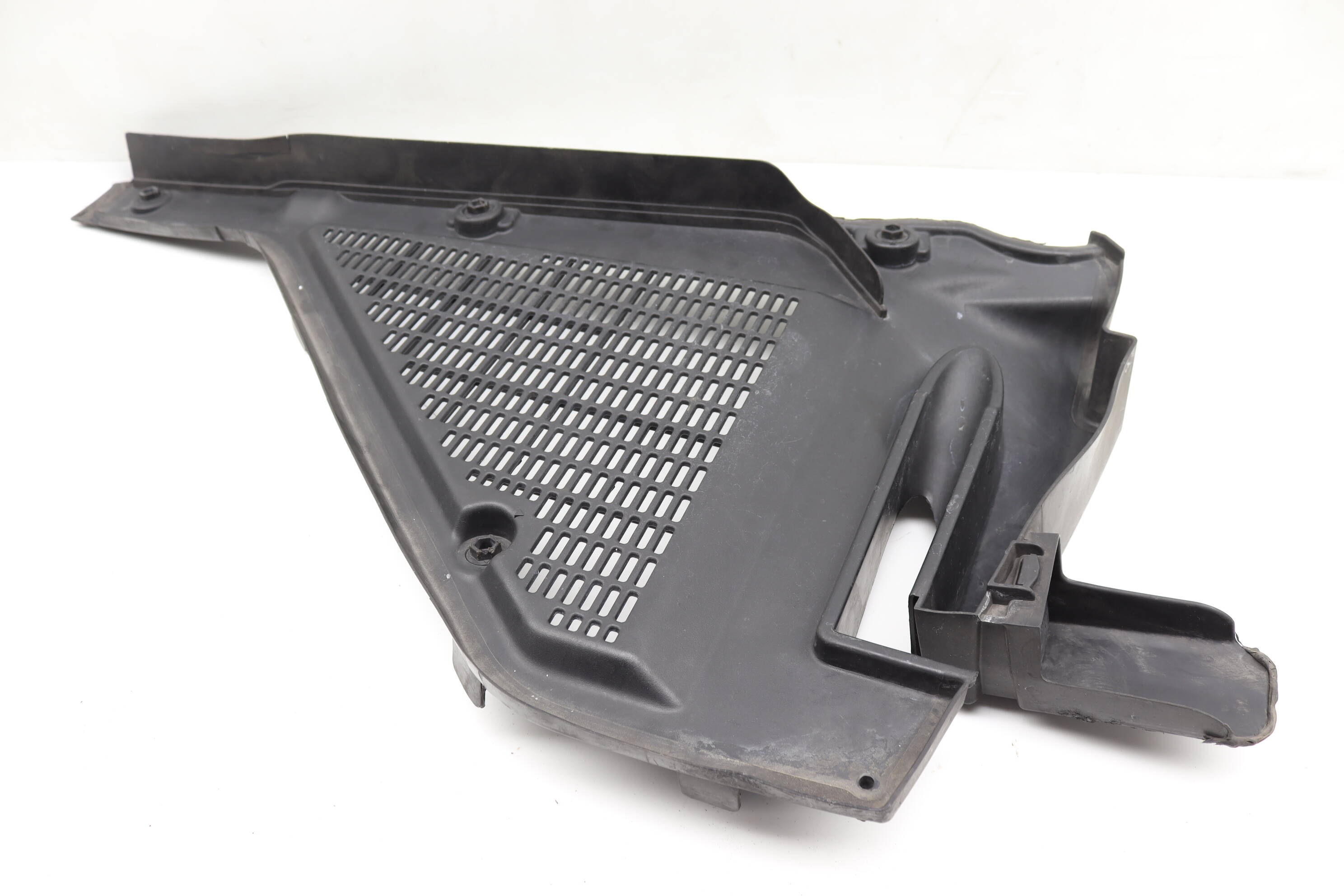 BMW Left Cabin Filter Cover (X5, X6) 64316945583