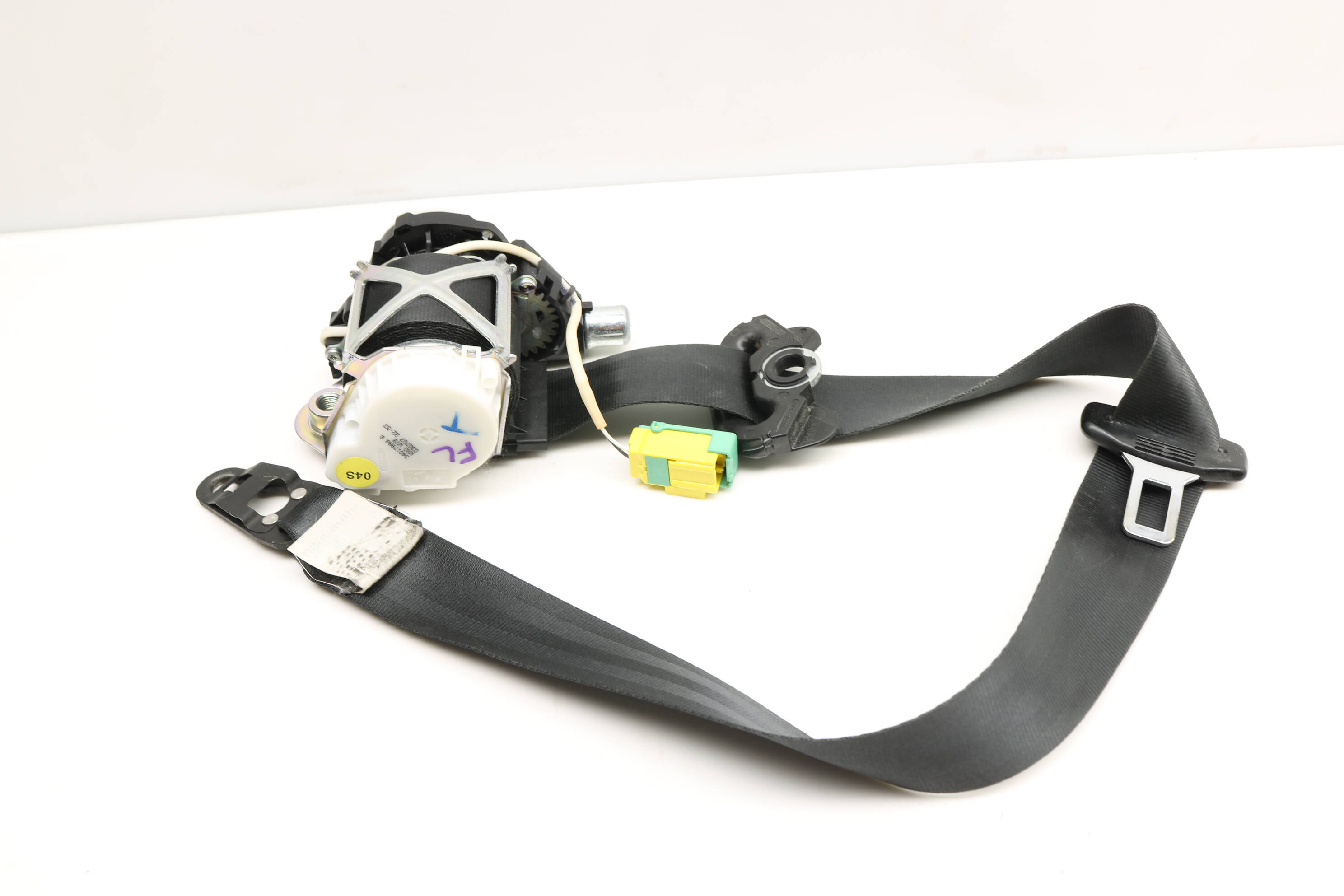 FRONT LEFT - SEAT BELT / SEATBELT RETRACTOR - VW TOUAREG - 7L6857705