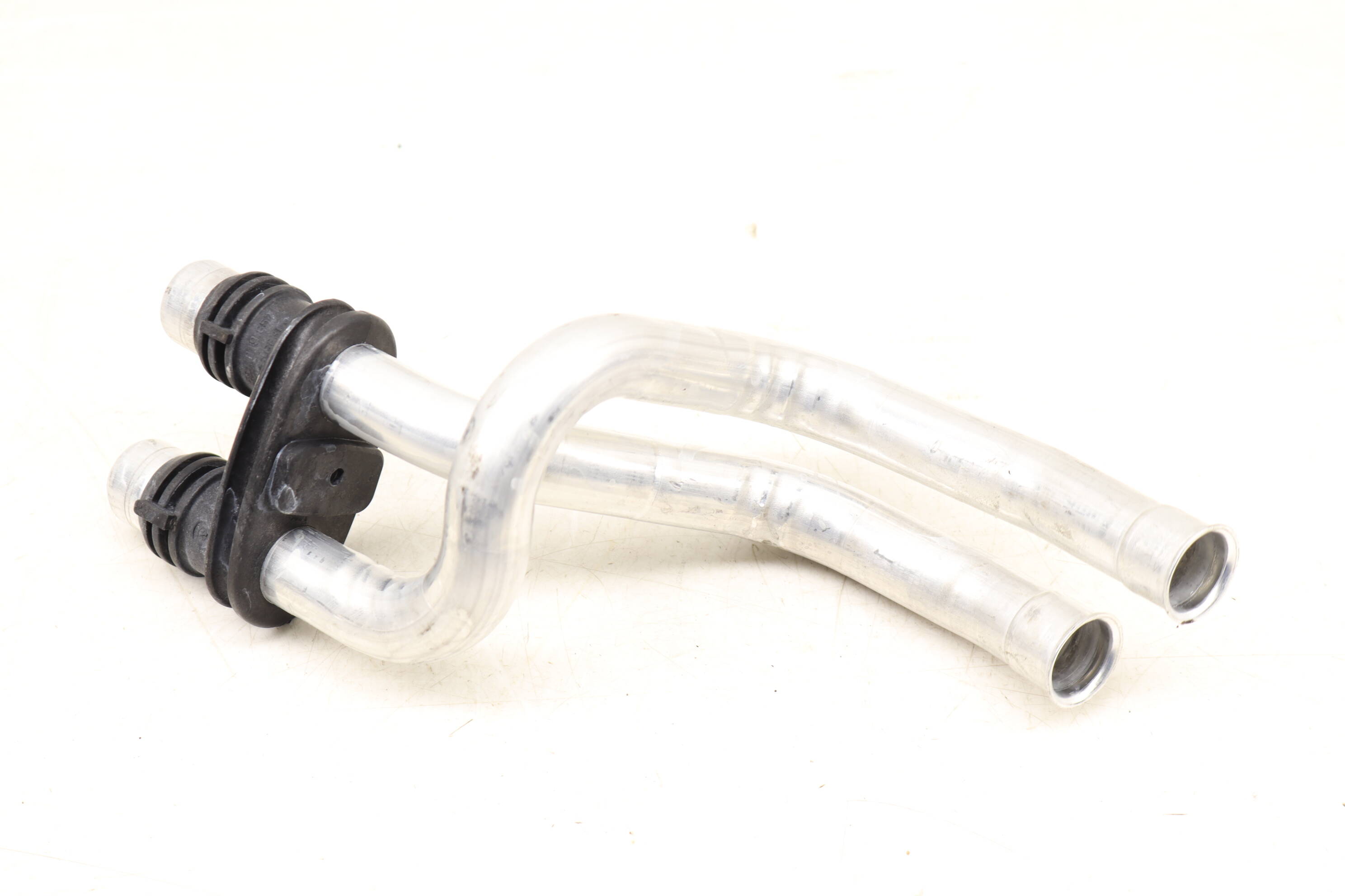 VW Heater Core Coolant Pipe / Tube Set (Passat, Beetle) 561819857