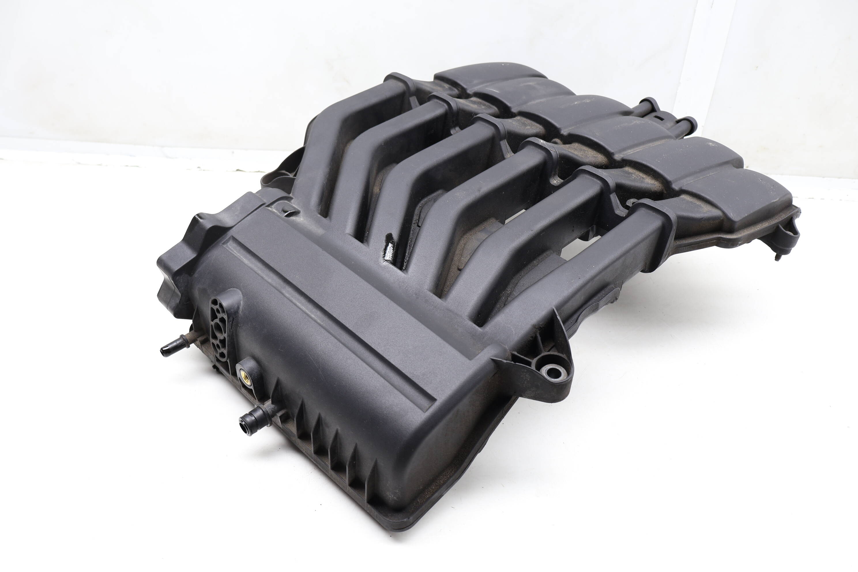 VW Intake Manifold 03H133201AE