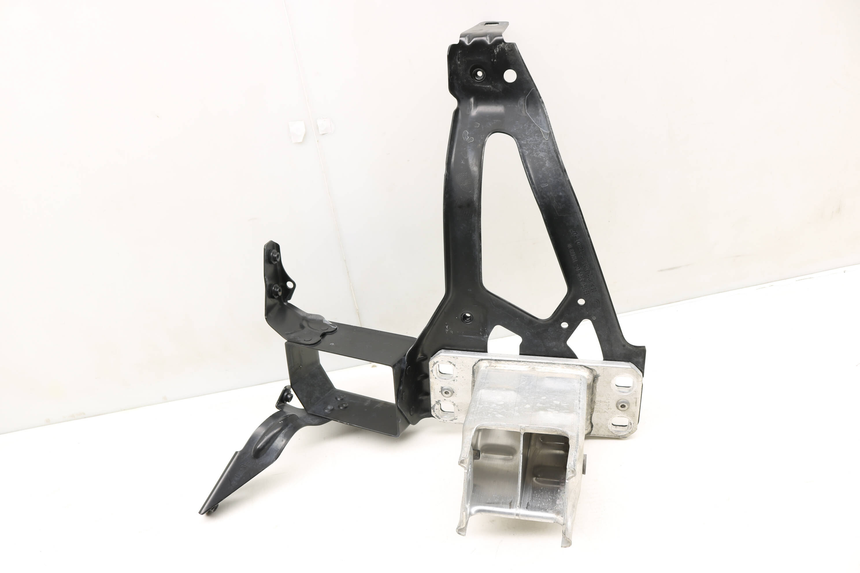 BMW Left Radiator Support Bracket 51647163483