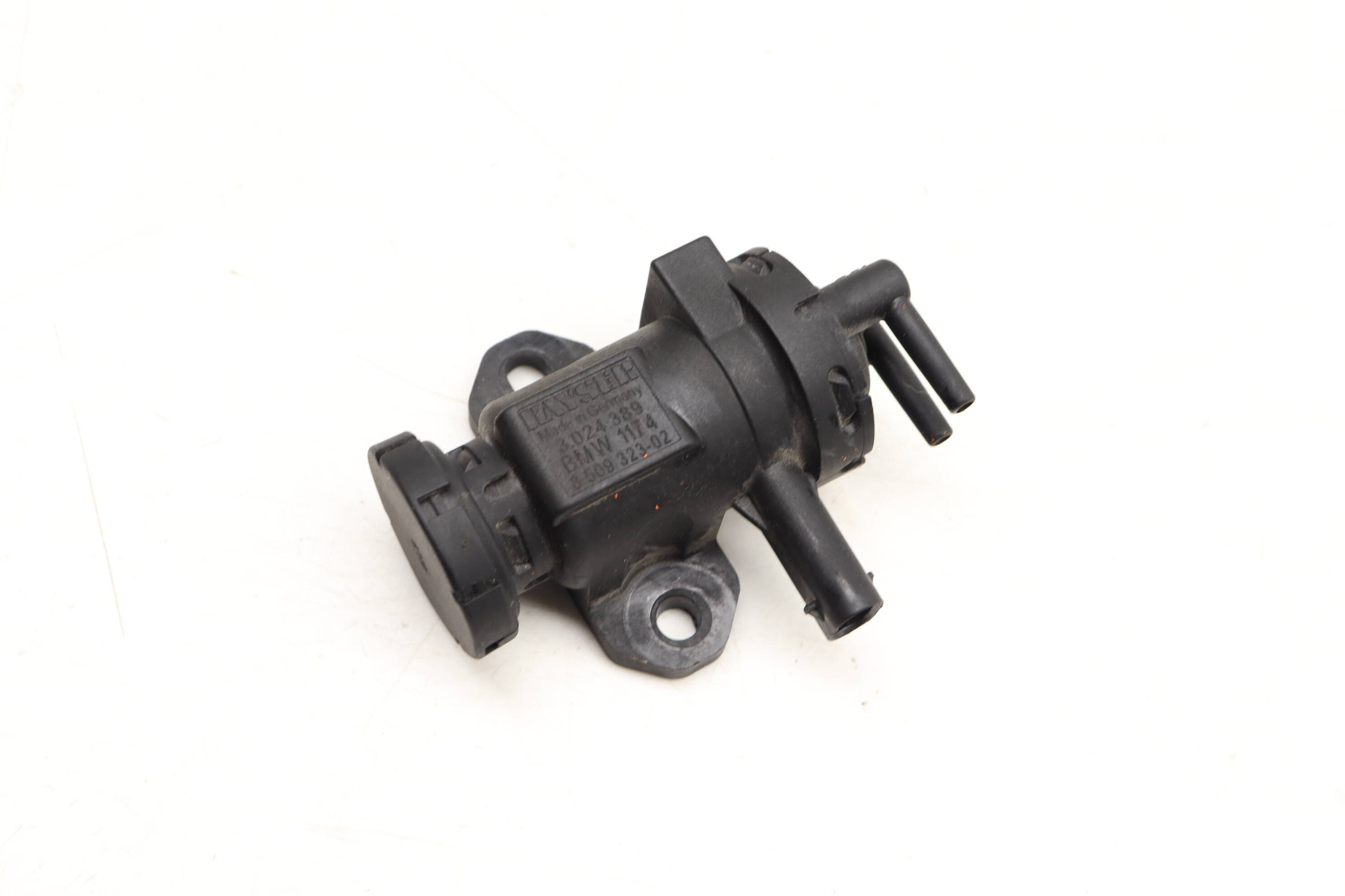 TURBO BOOST SOLENOID / PRESSURE CONVERTER VALVE - BMW 335D X5