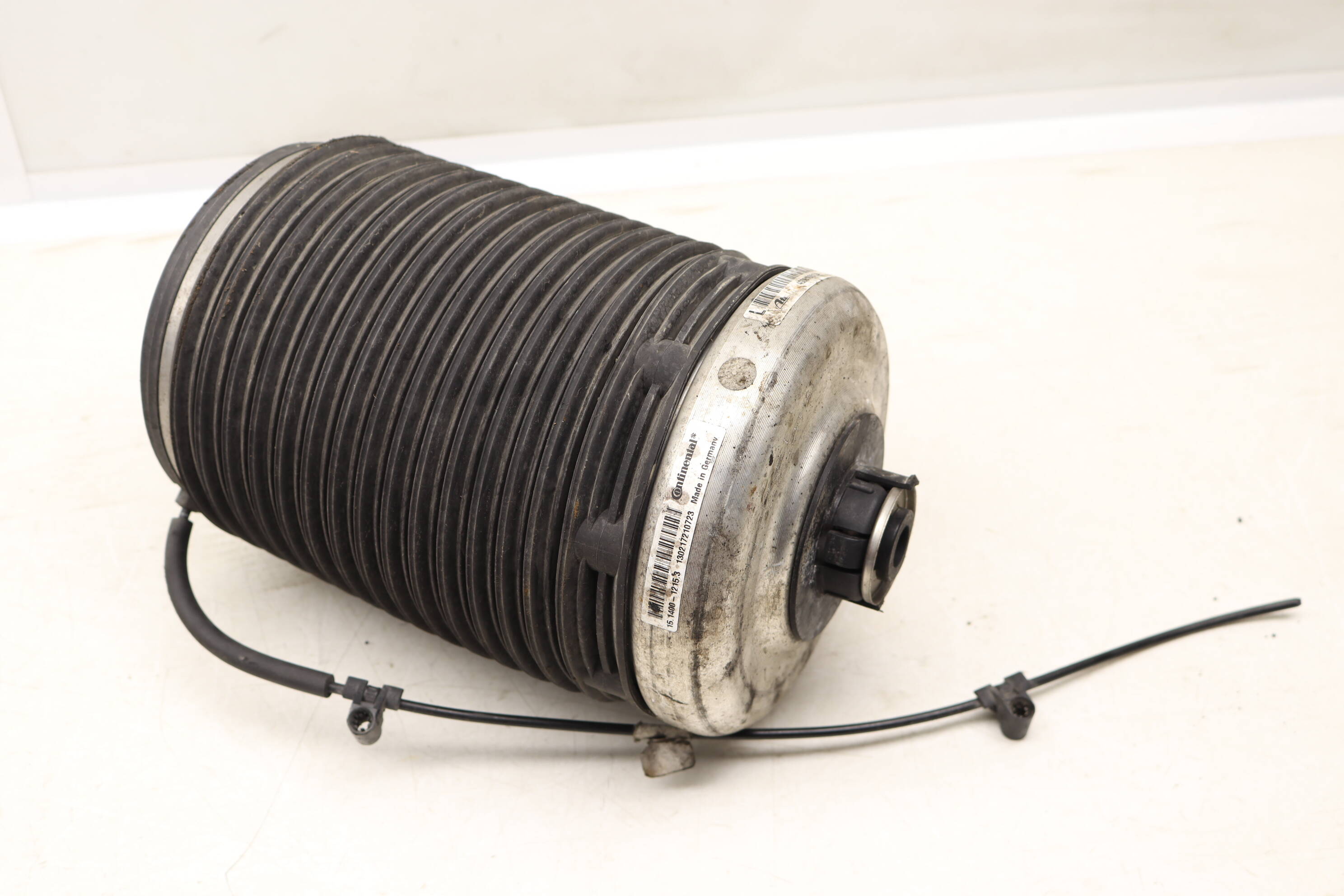 Audi Rear Left Air Ride / Suspension Spring 4G0616001AA