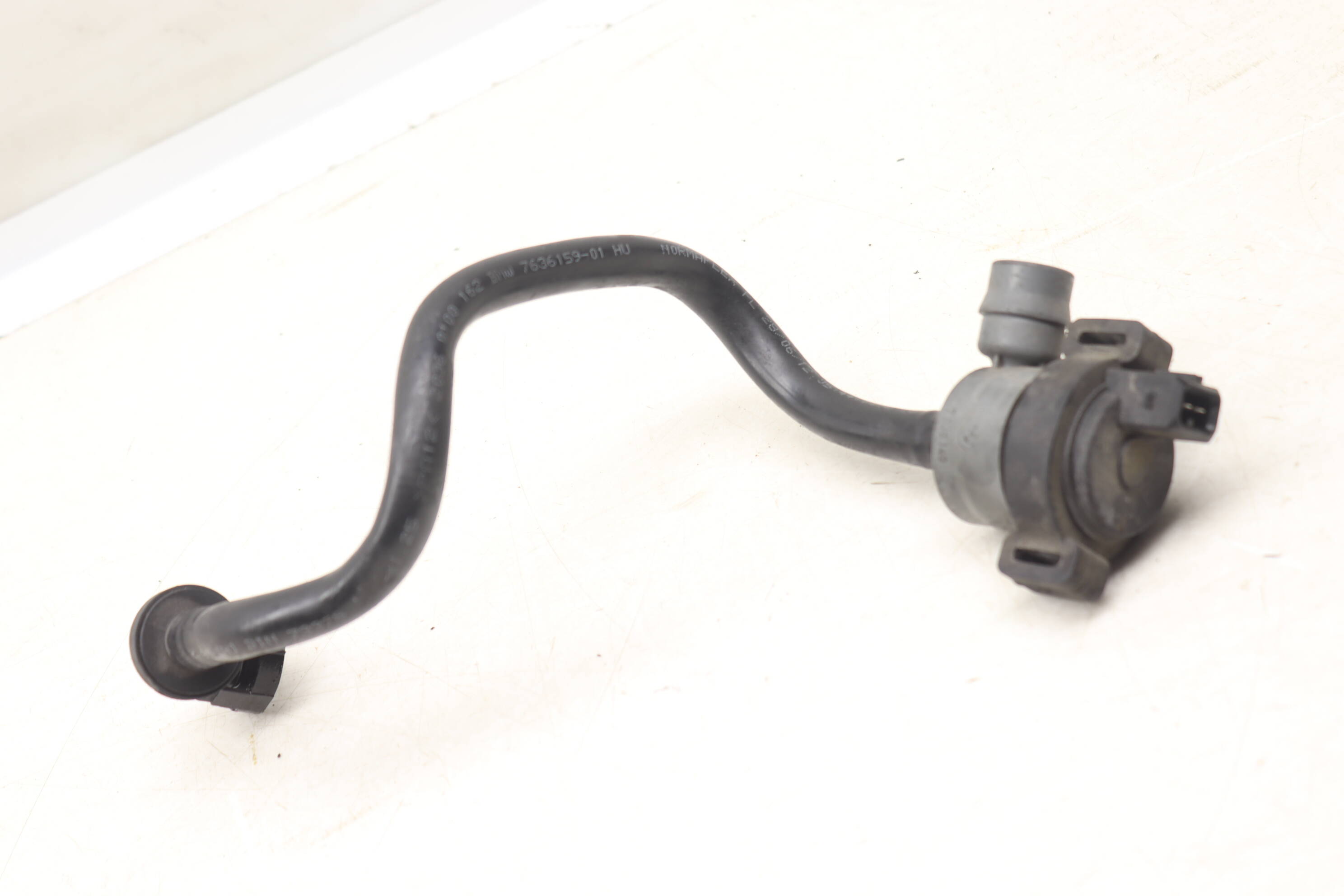 BMW Fuel Tank Ventilation Valve / Hose 13907636159