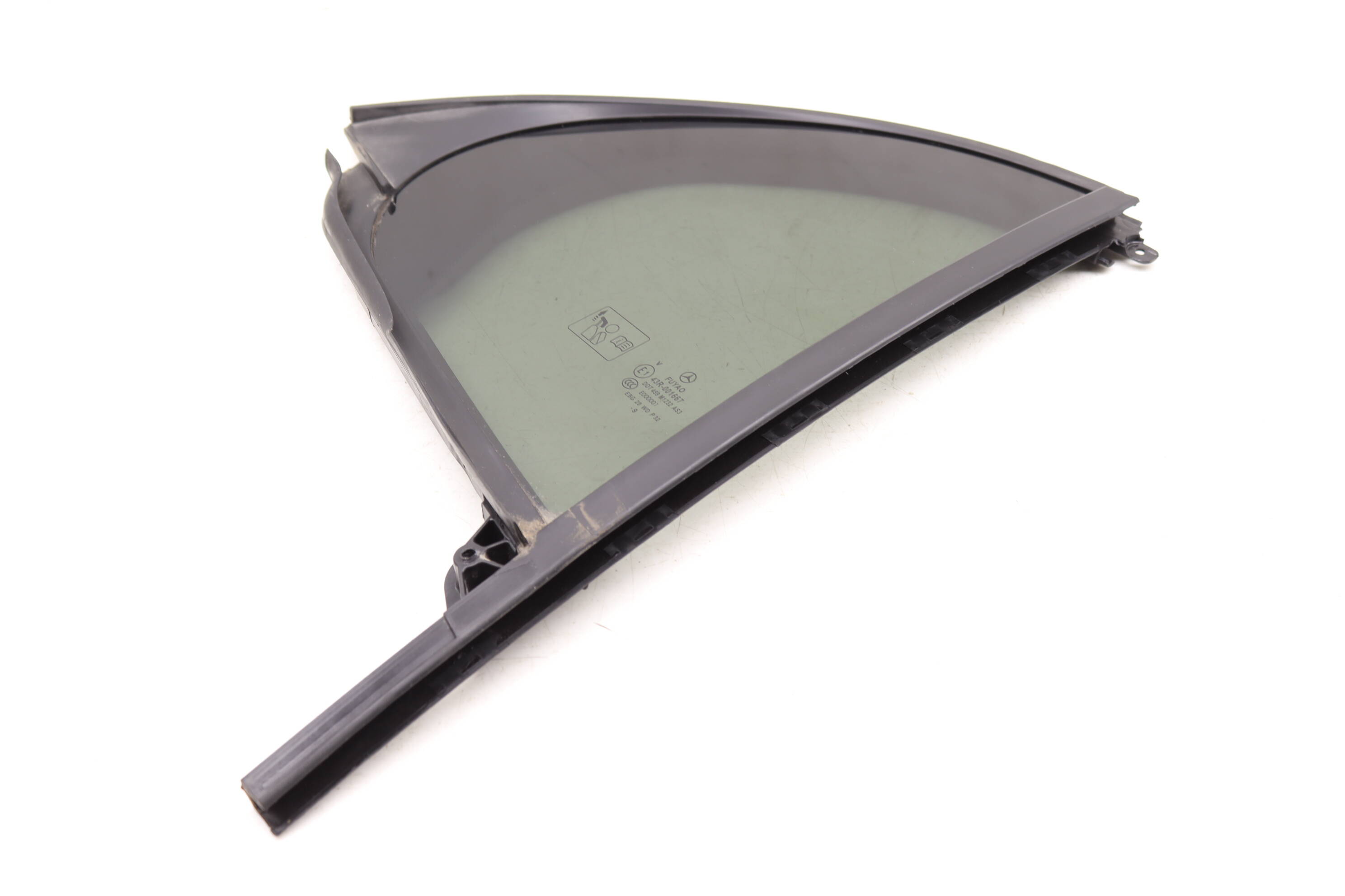 Glass - Exterior - GLA250 - Mercedes-Benz