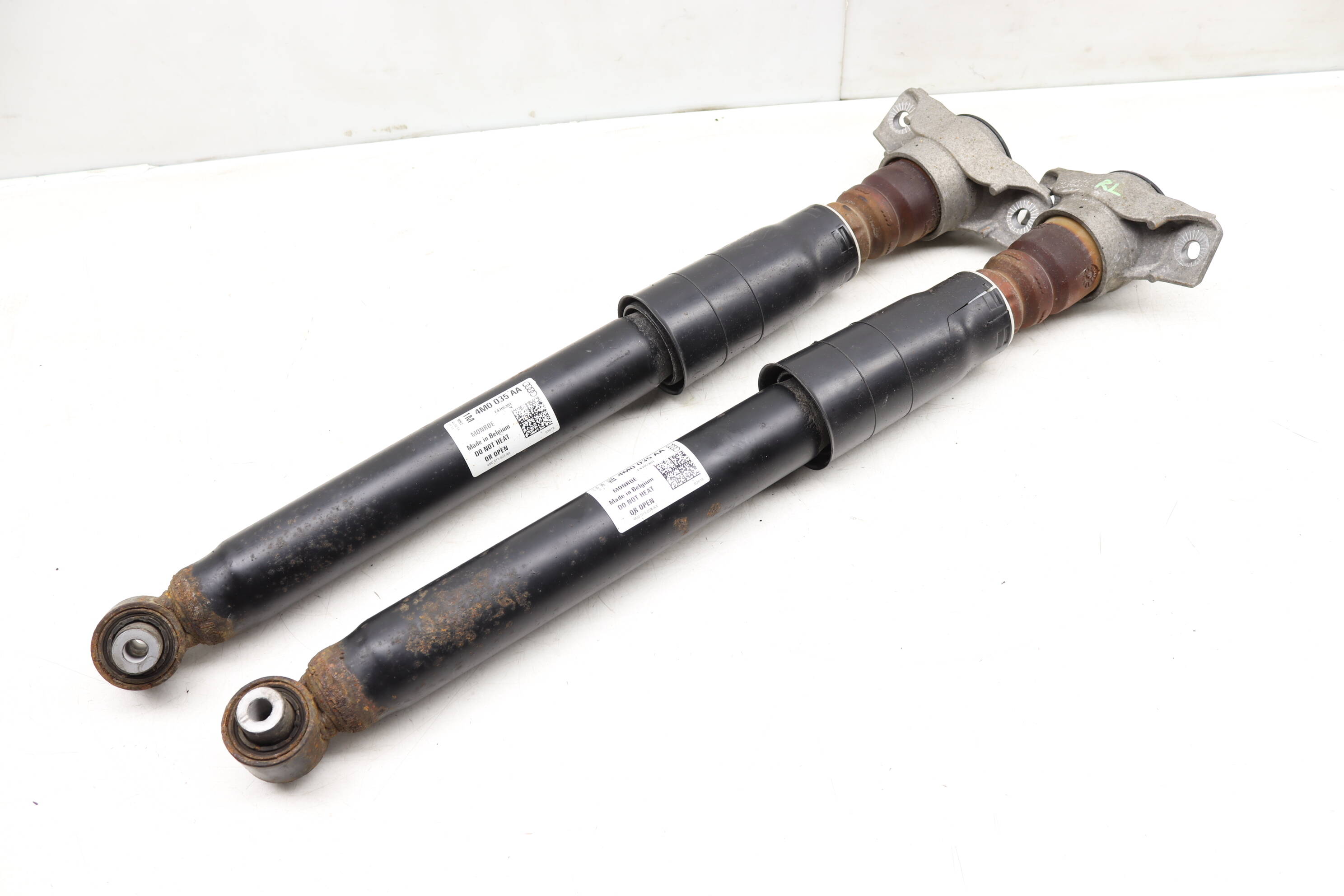 Audi Rear Strut / Shock Absorber Set (Q7) 4M0513035AA