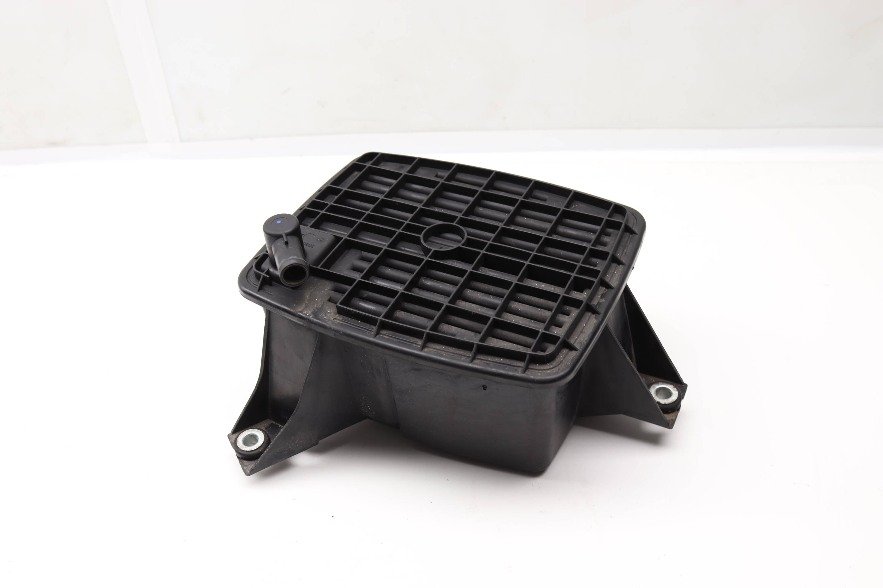 Audi Fuel Evap Charcoal Canister 8E0201801L