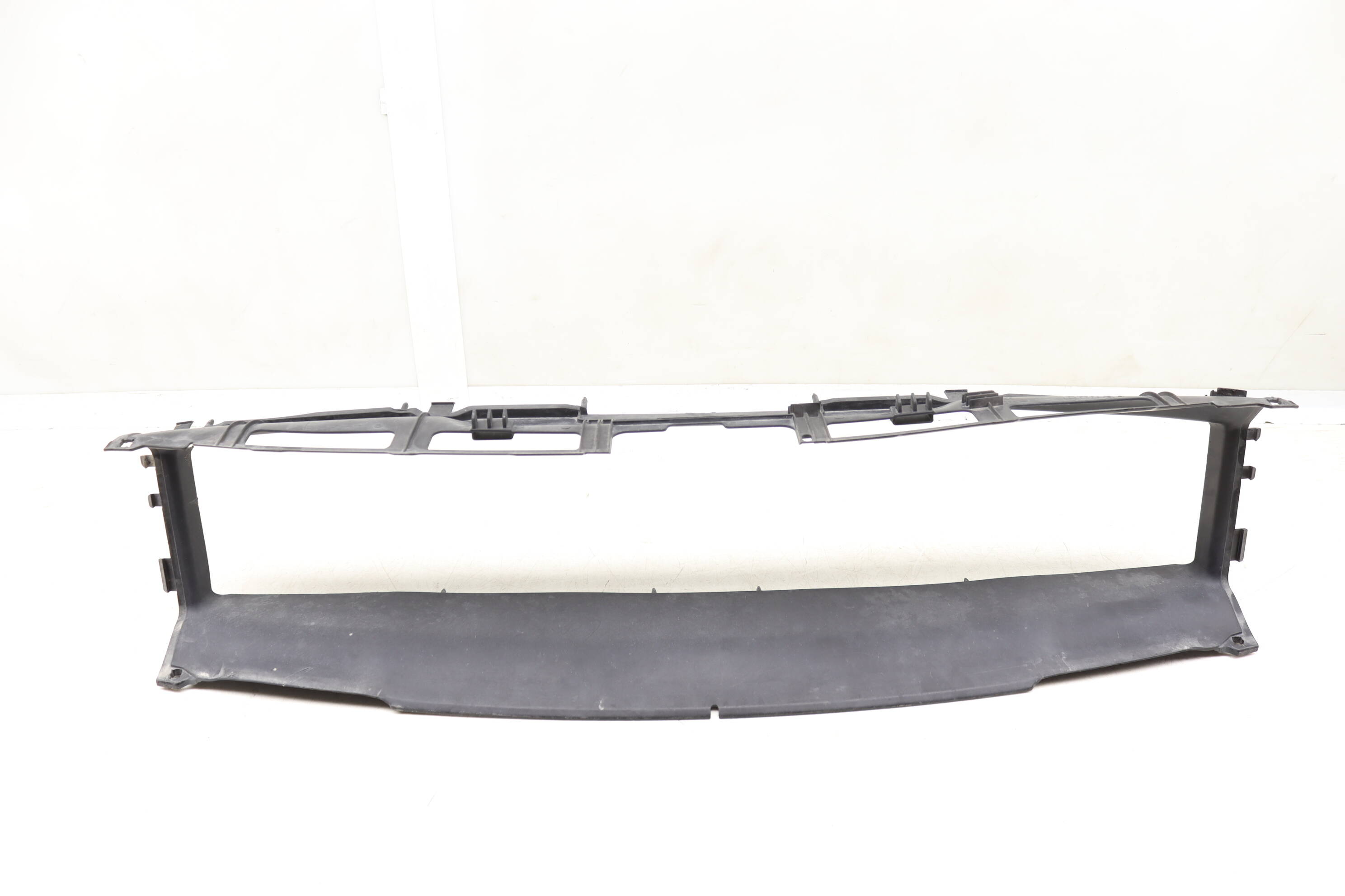 Porsche Front Center Air Duct / Guide (Macan) 95B121710