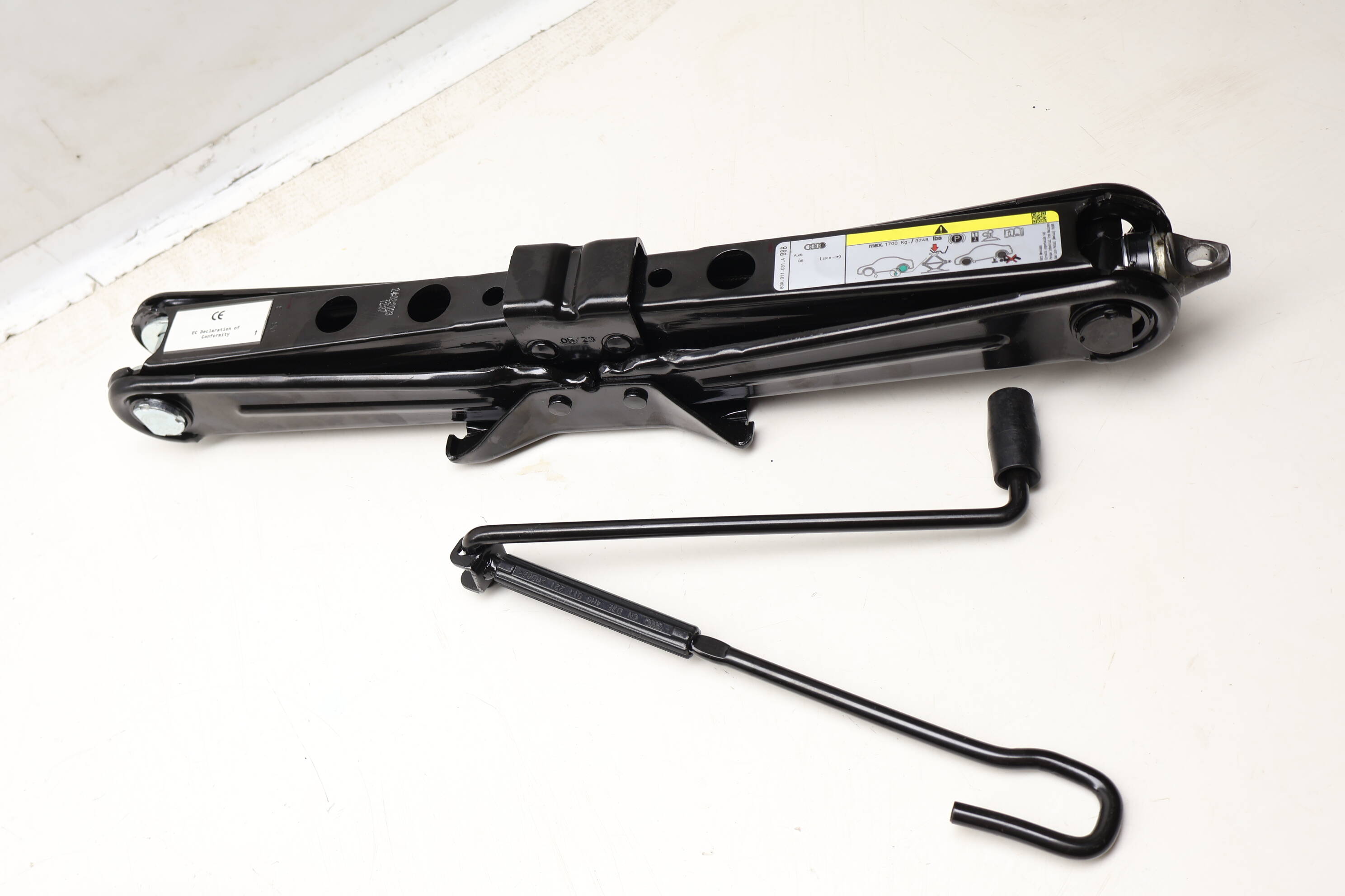 Audi Scissor Jack (Q5 PHEV, Q5 Sportback, SQ5, Q5) 80A011031A