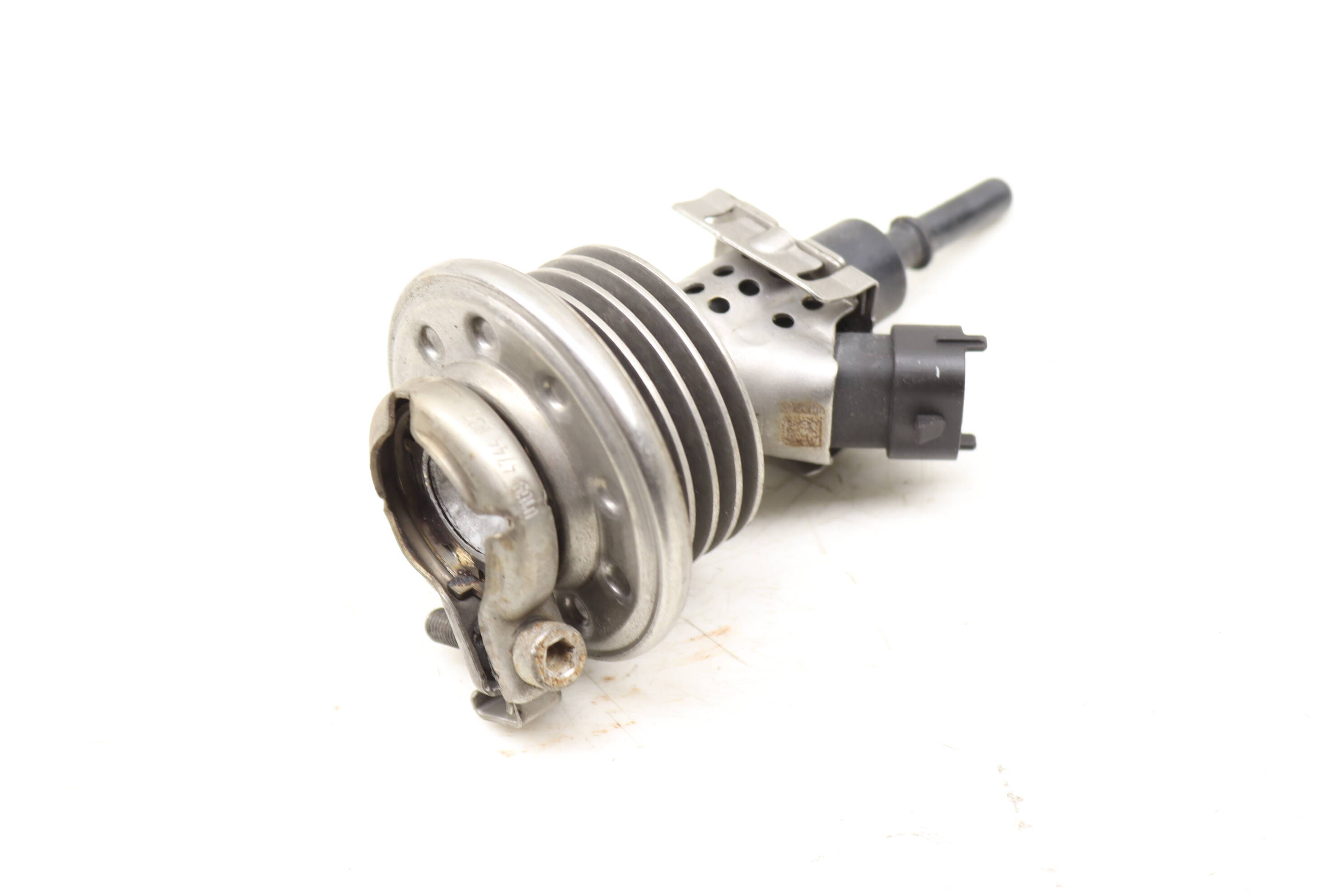 VW Diesel Exhaust Fluid Tank / Def Reservoir (Touareg) 7P0131878