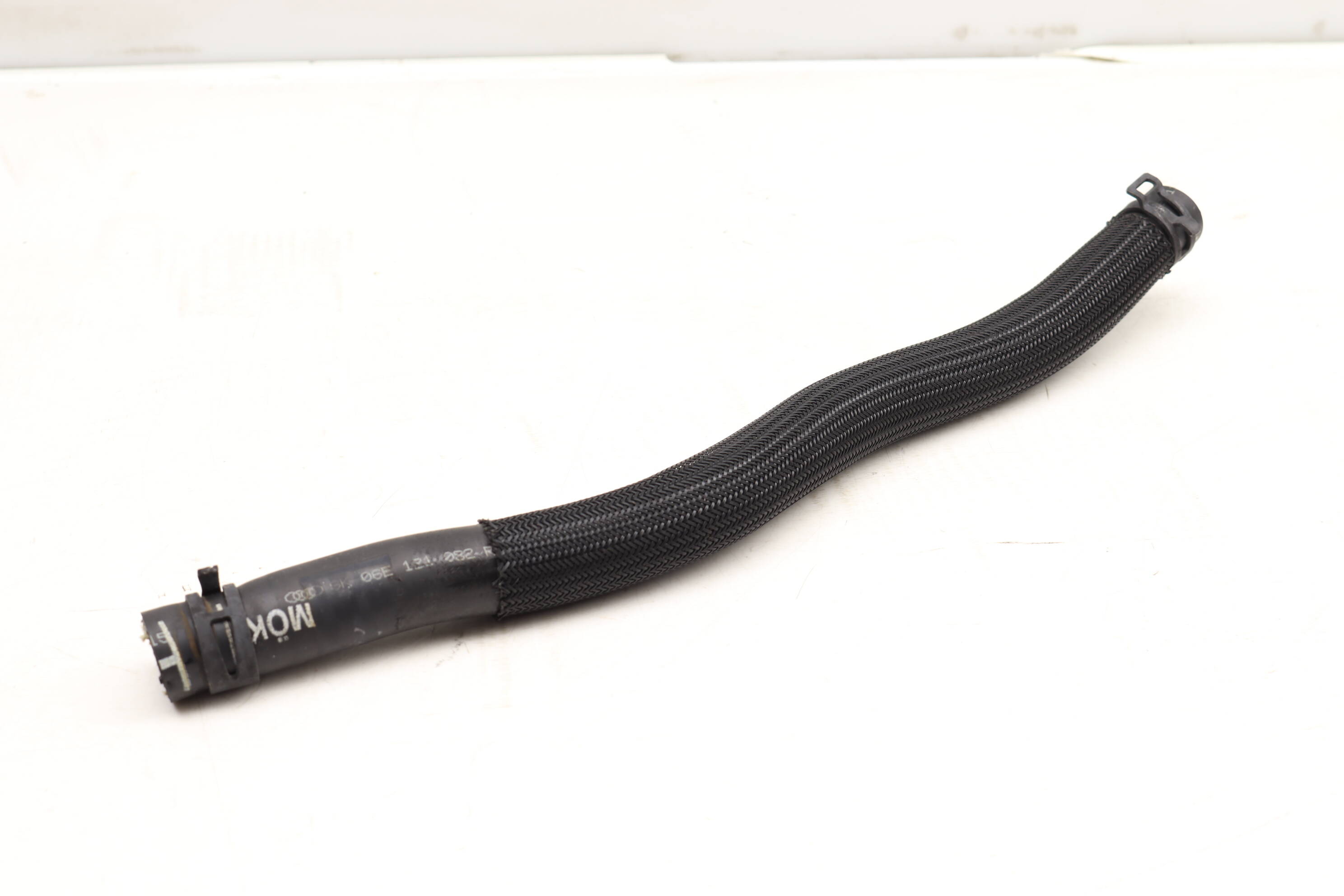 ENGINE OIL COOLER / COOLANT HOSE - AUDI A4 A5 A6 A7 A8 - 06E121082R