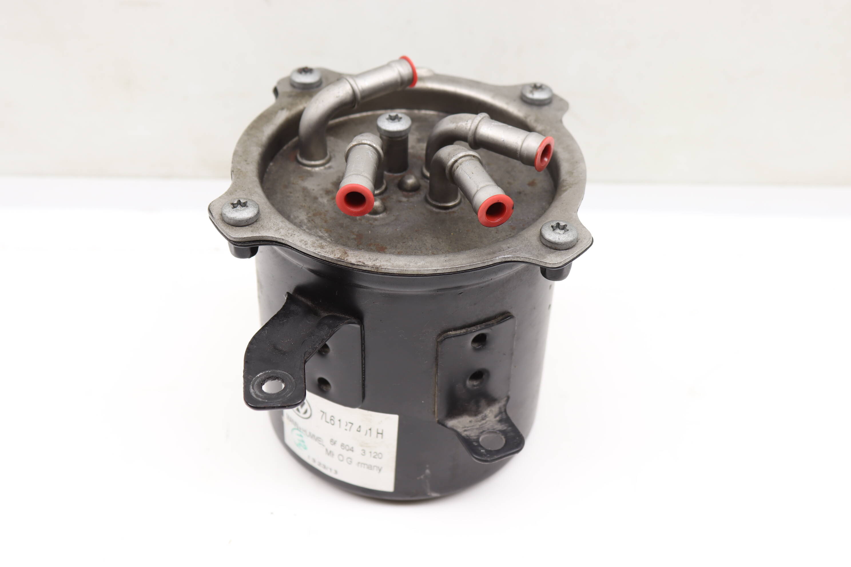 Audi Diesel Fuel Filter / Housing (Q7) 7L6127401H