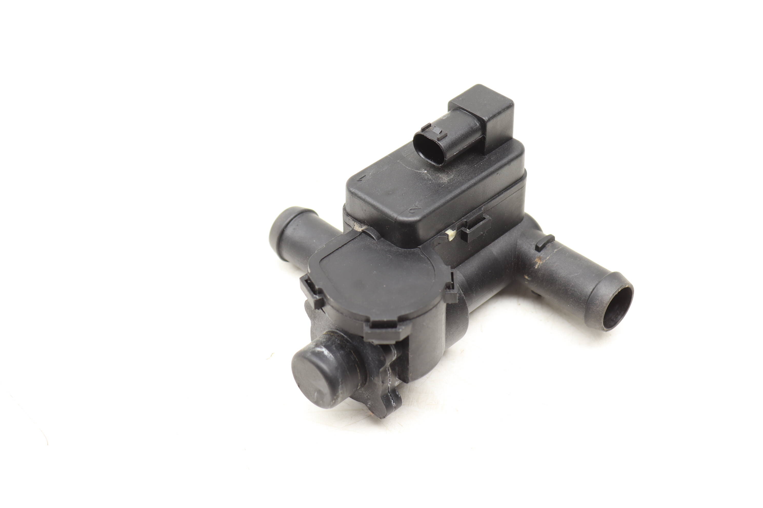 Porsche Heater / Water Control Valve (Panamera) 97057222500