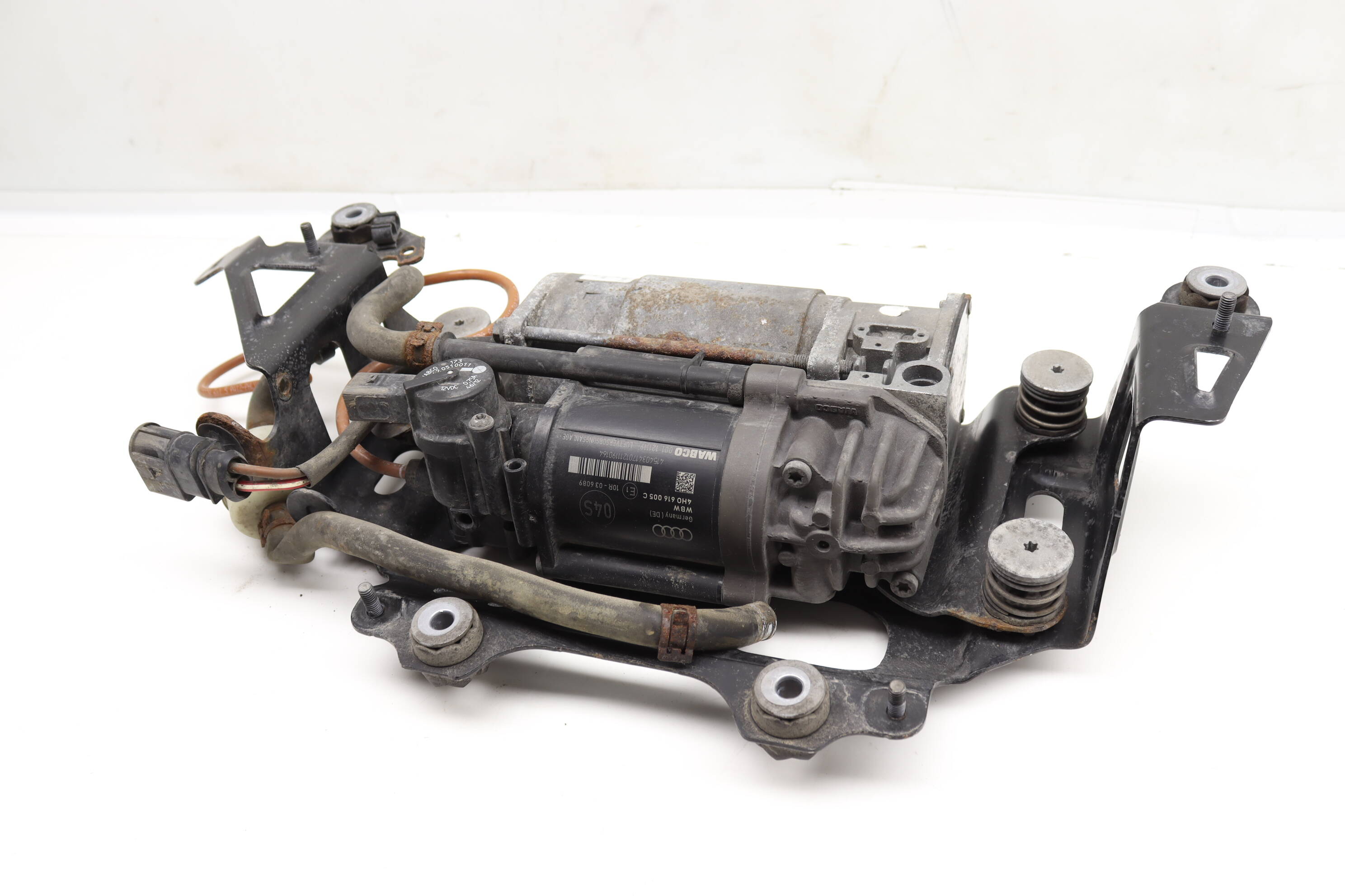 Audi Air Suspension Compressor / Pump (A8 Quattro, S8) 4H0616005C