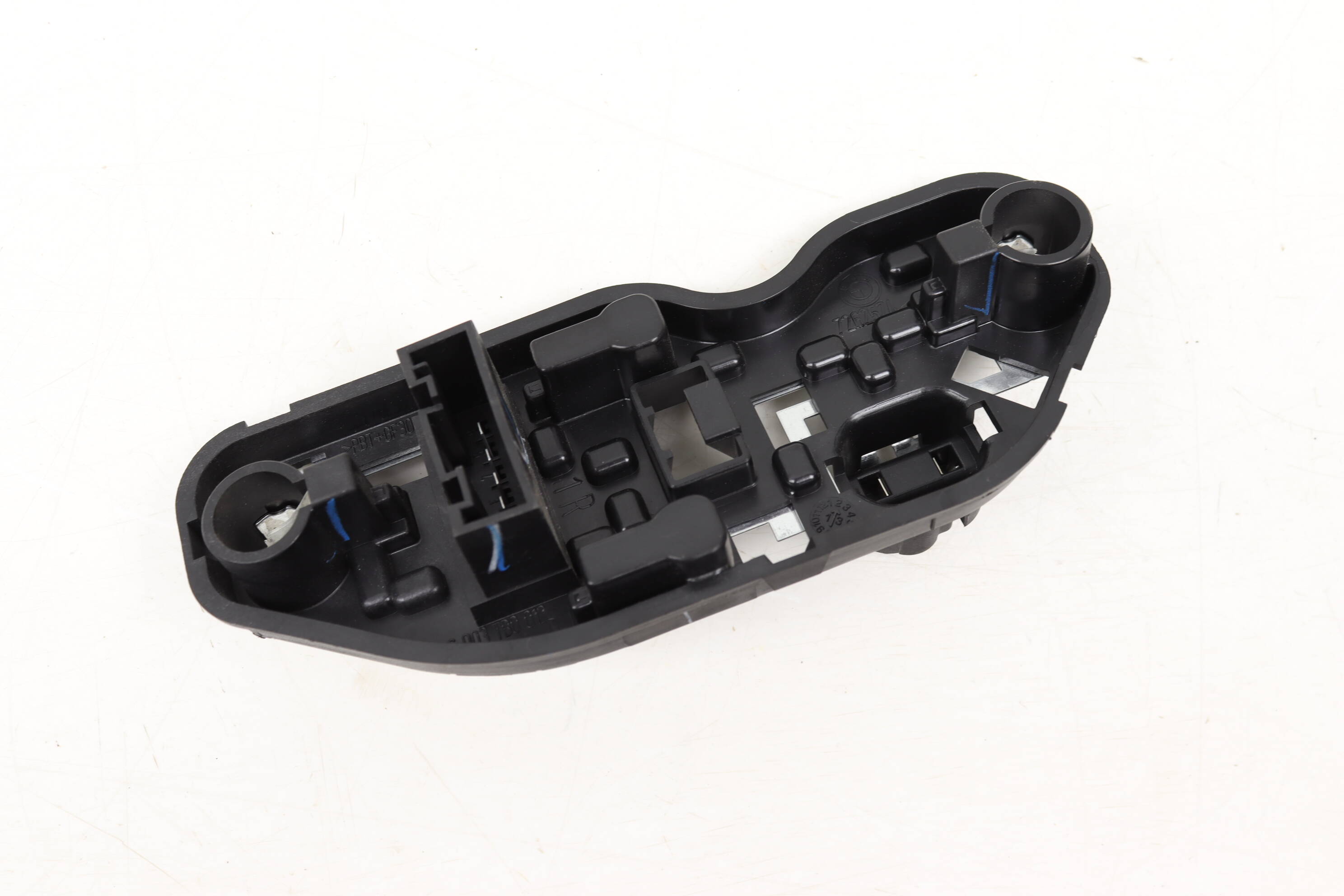 BMW Right Outer Tail Light Bulb Holder / Socket (X5) 63217262574