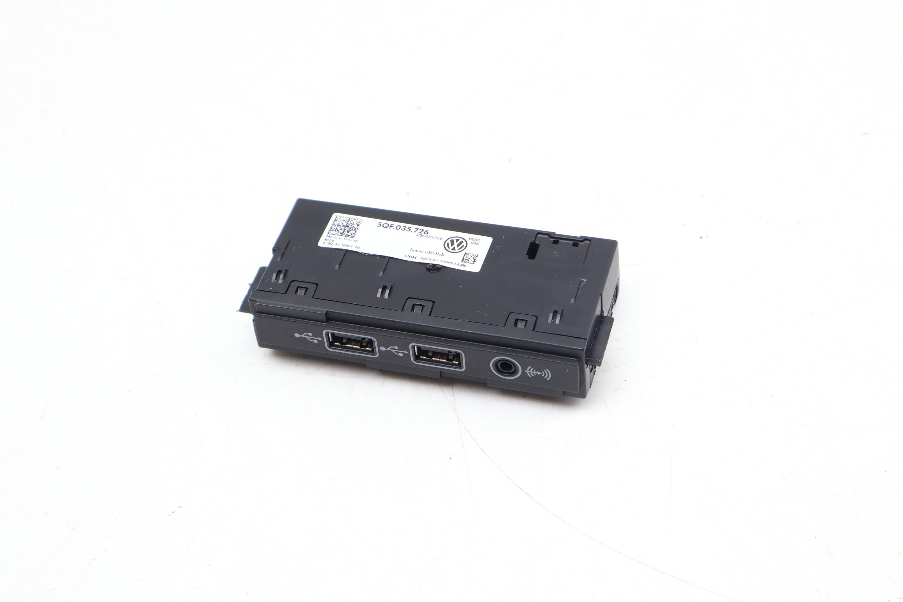 VW Front Center Console Usb / Aux-In Socket 5QF035726