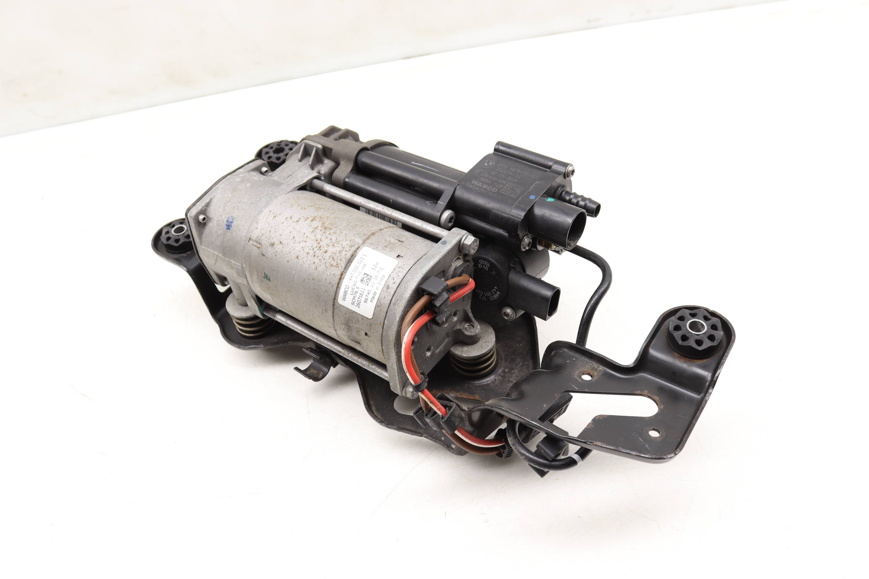 BMW Air Suspension Compressor / Pump (X6, X5) 37206875177