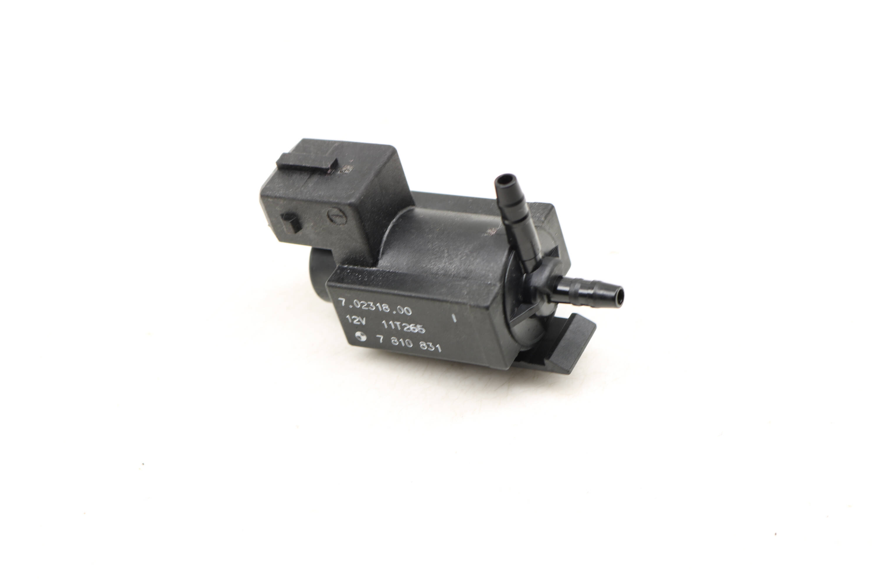 BMW Vacuum Control Valve 11747810831