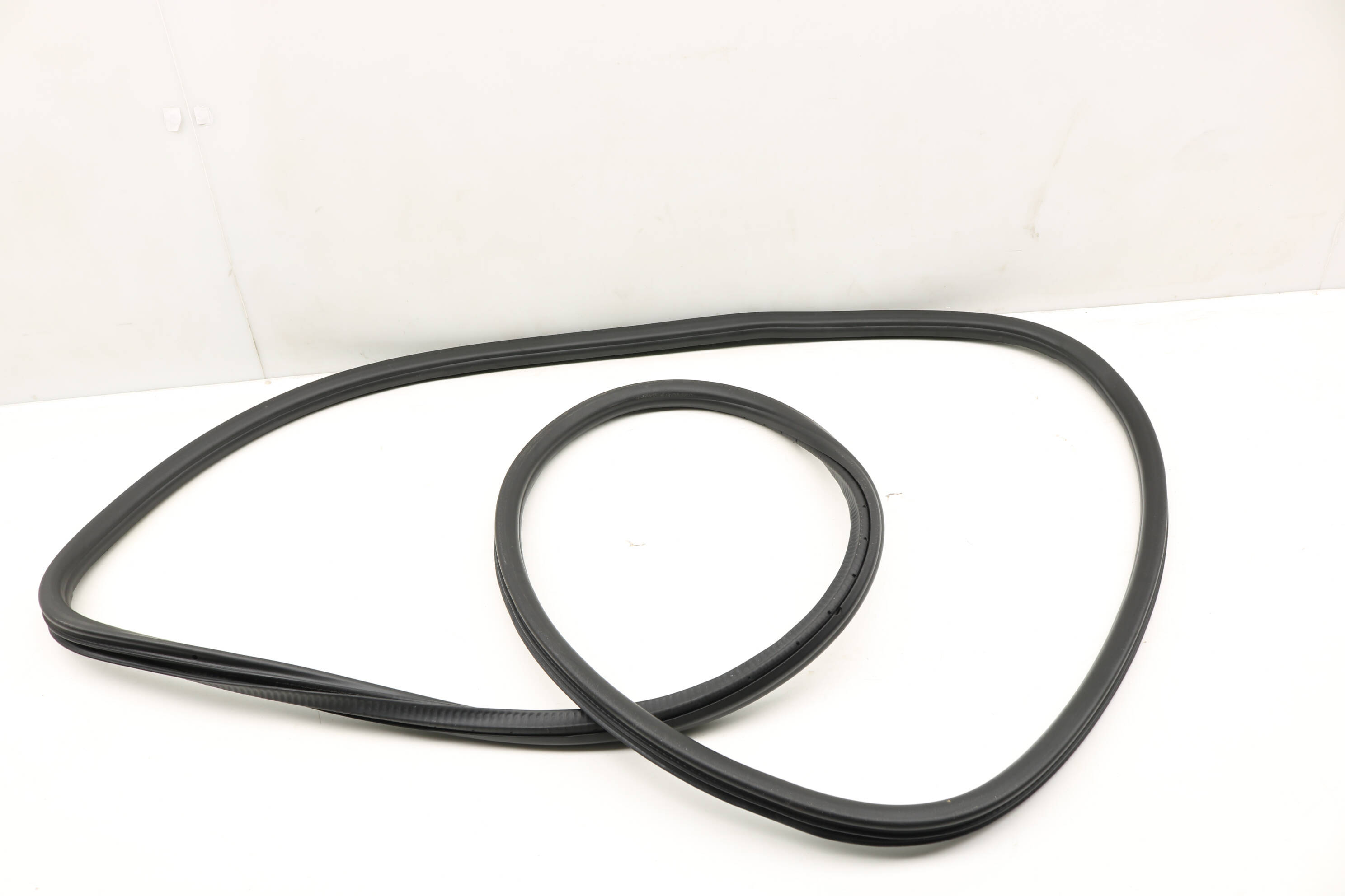 VW Front Inner Door Seal / Weather Stripping (Touareg) 7P0867365C